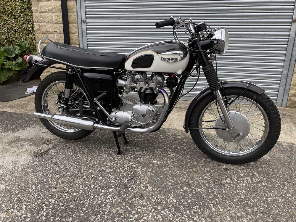 Lot 14 - 1967 Triumph Bonneville T120