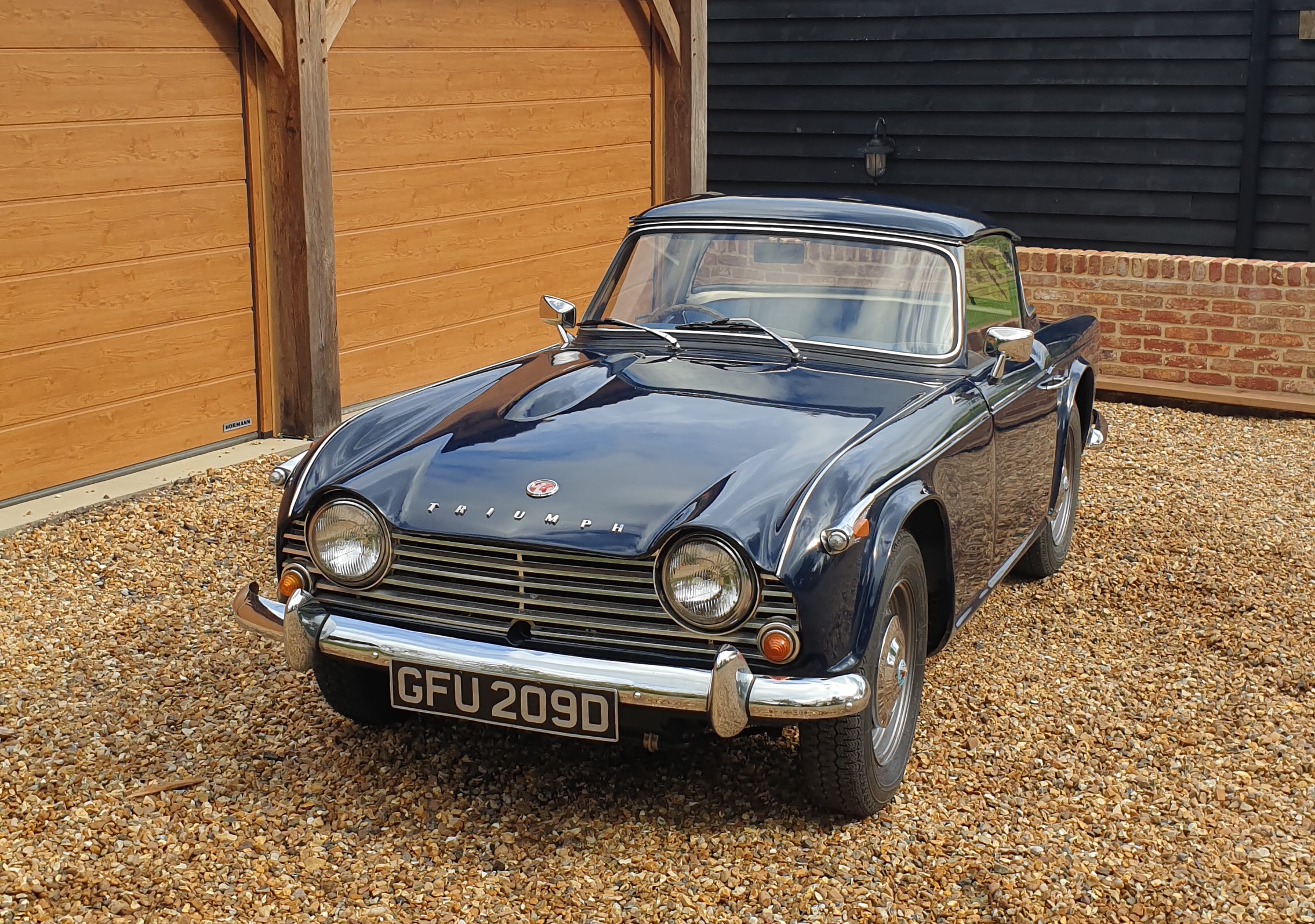 Lot 45 - 1966 Triumph TR4A IRS