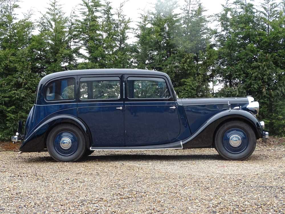 Lot 99 - 1940 Daimler EL24 Limousine