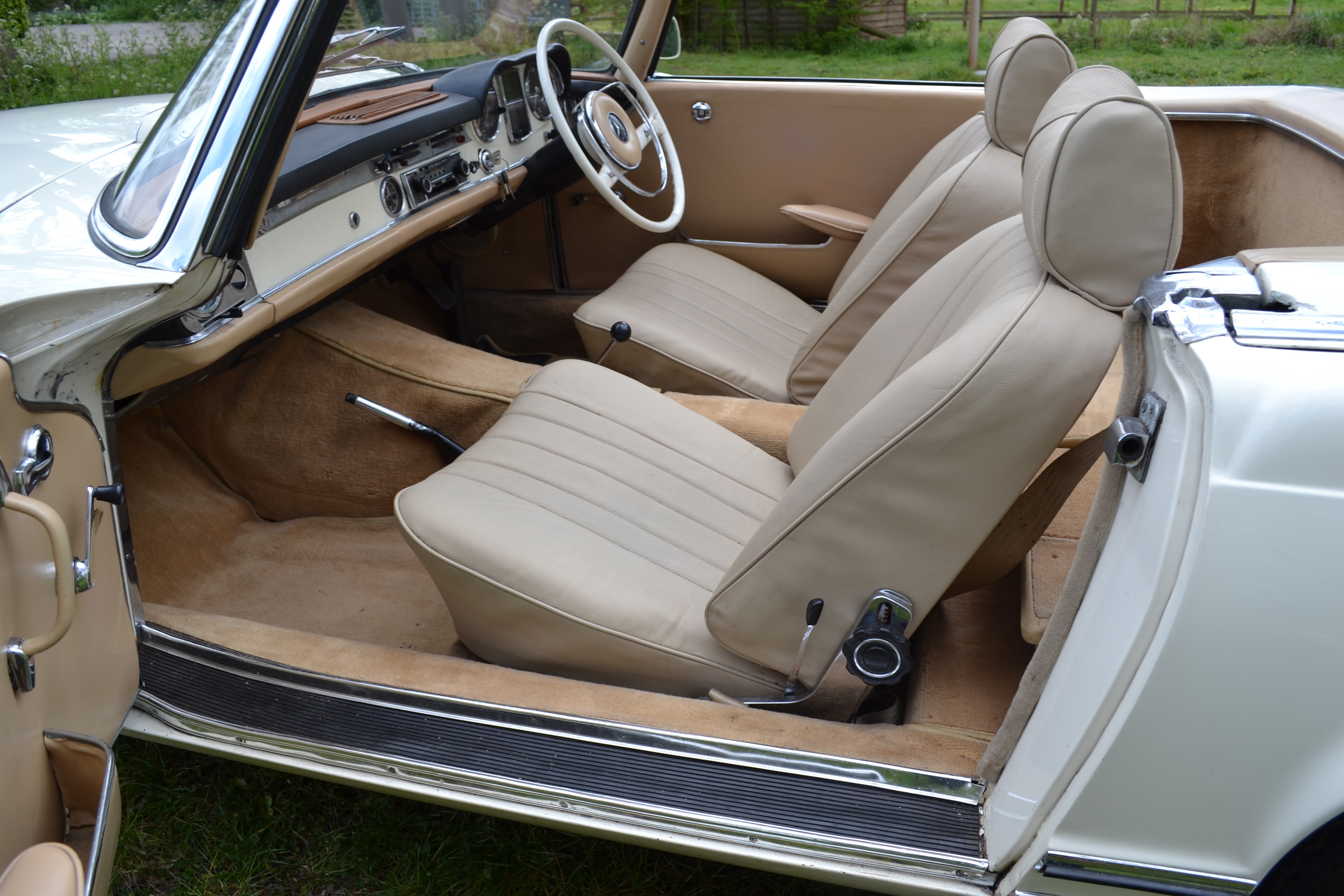 Lot 60 - 1966 Mercedes-Benz 230 SL Pagoda