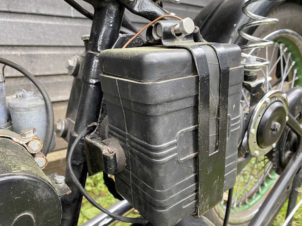 Lot 25 - 1937 BSA B23 Project