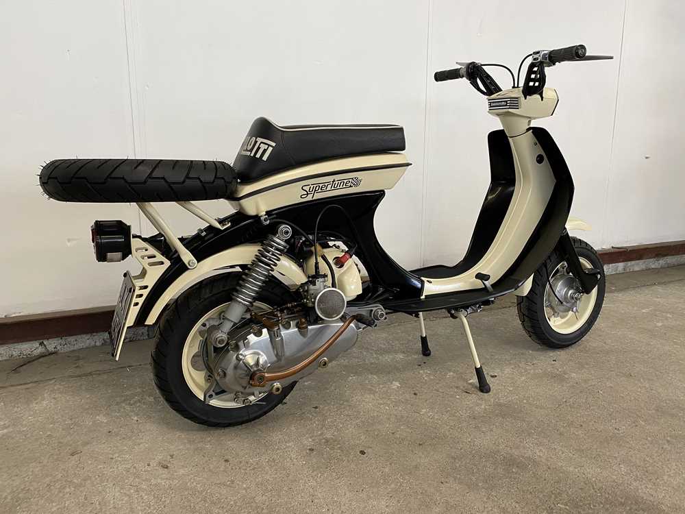 Lot 89 - 1971 Lambretta Vega Supertune Scooter