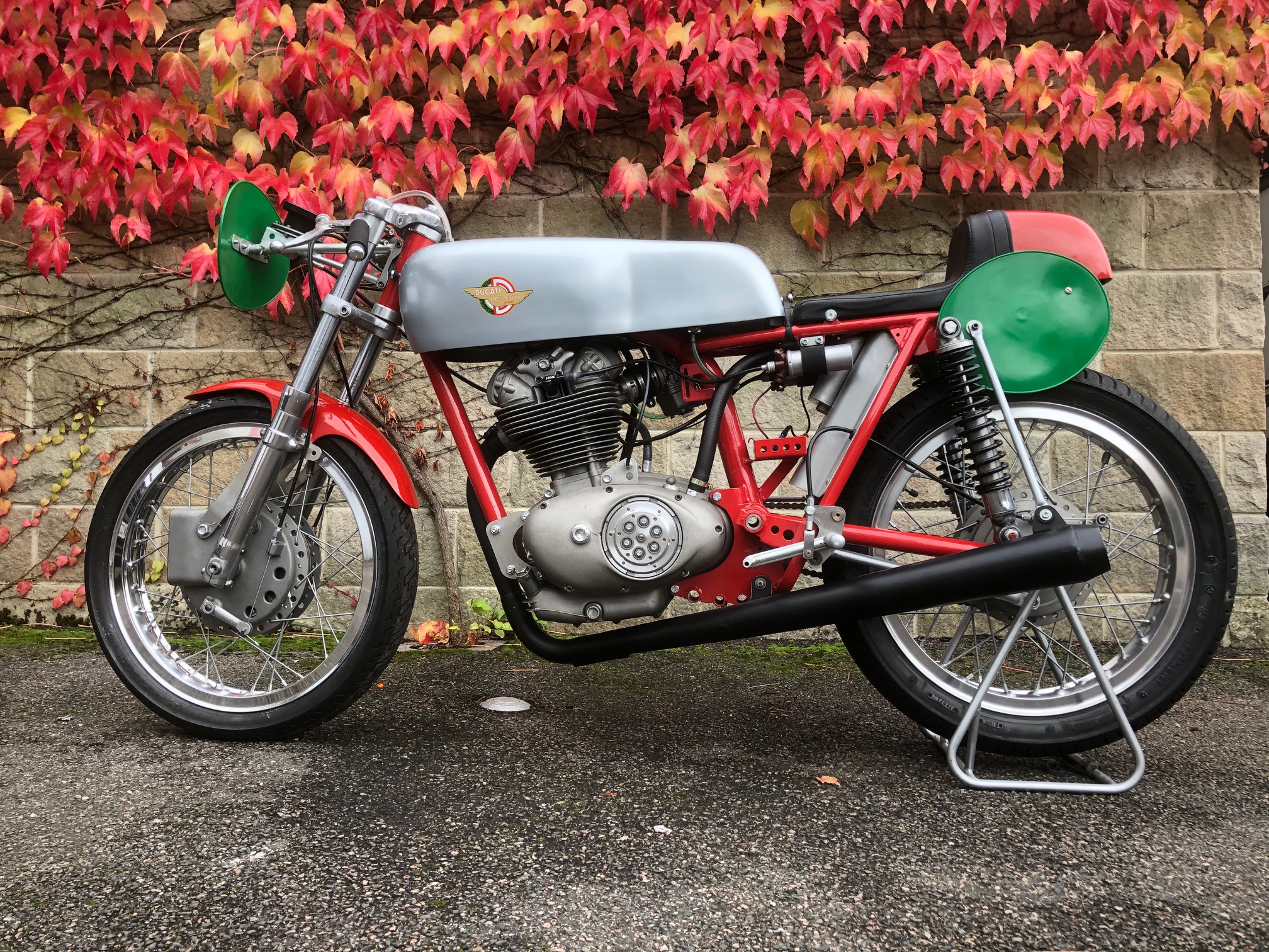Lot 145 - 1965 Ducati 250 Mach 1
