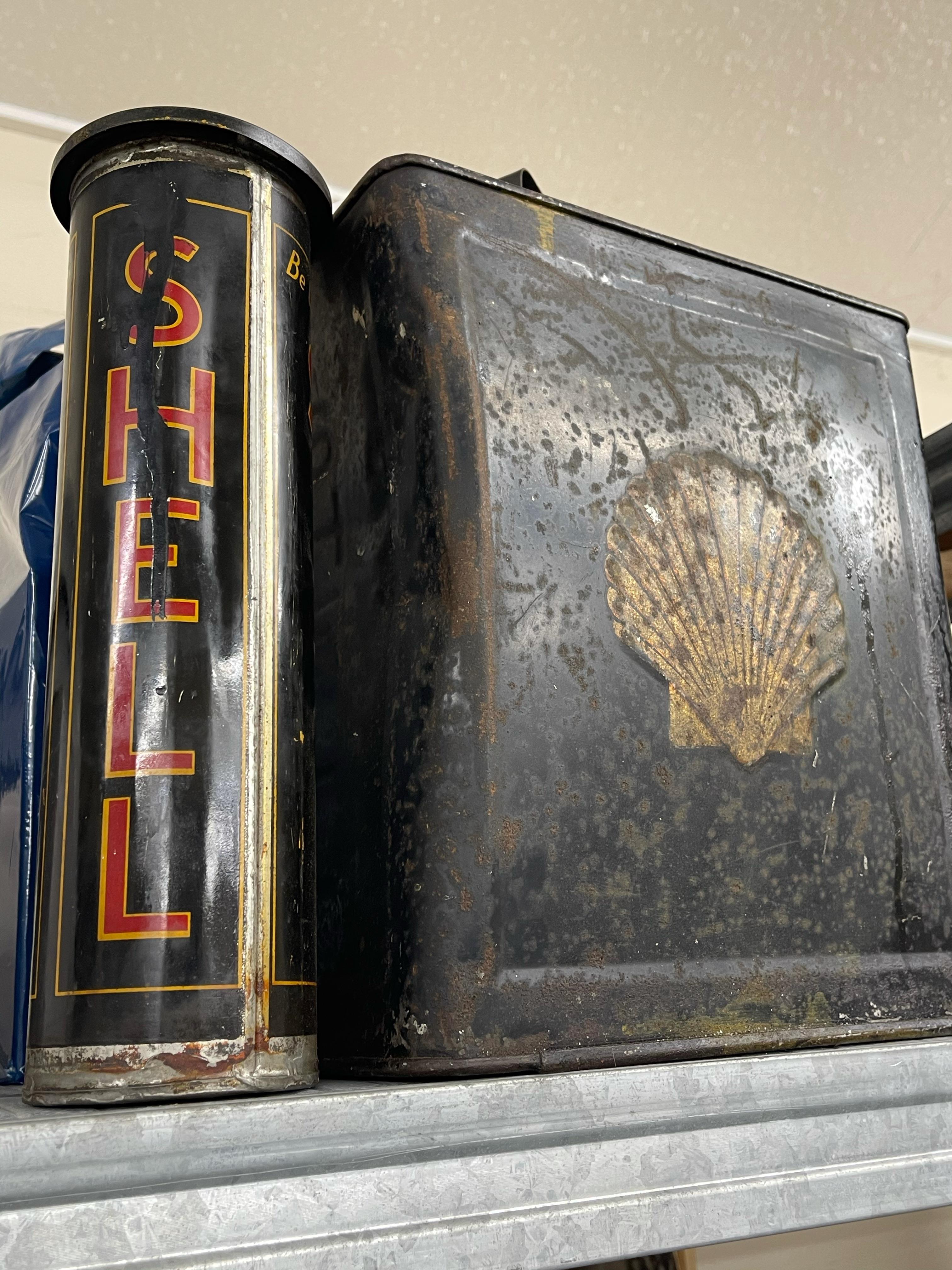 Lot 623 - A Rare Shell Duo-Can