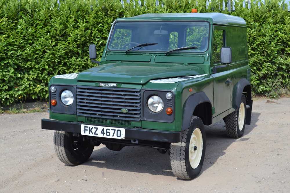 Lot 98 - 2001 Land Rover Defender 90 TD5