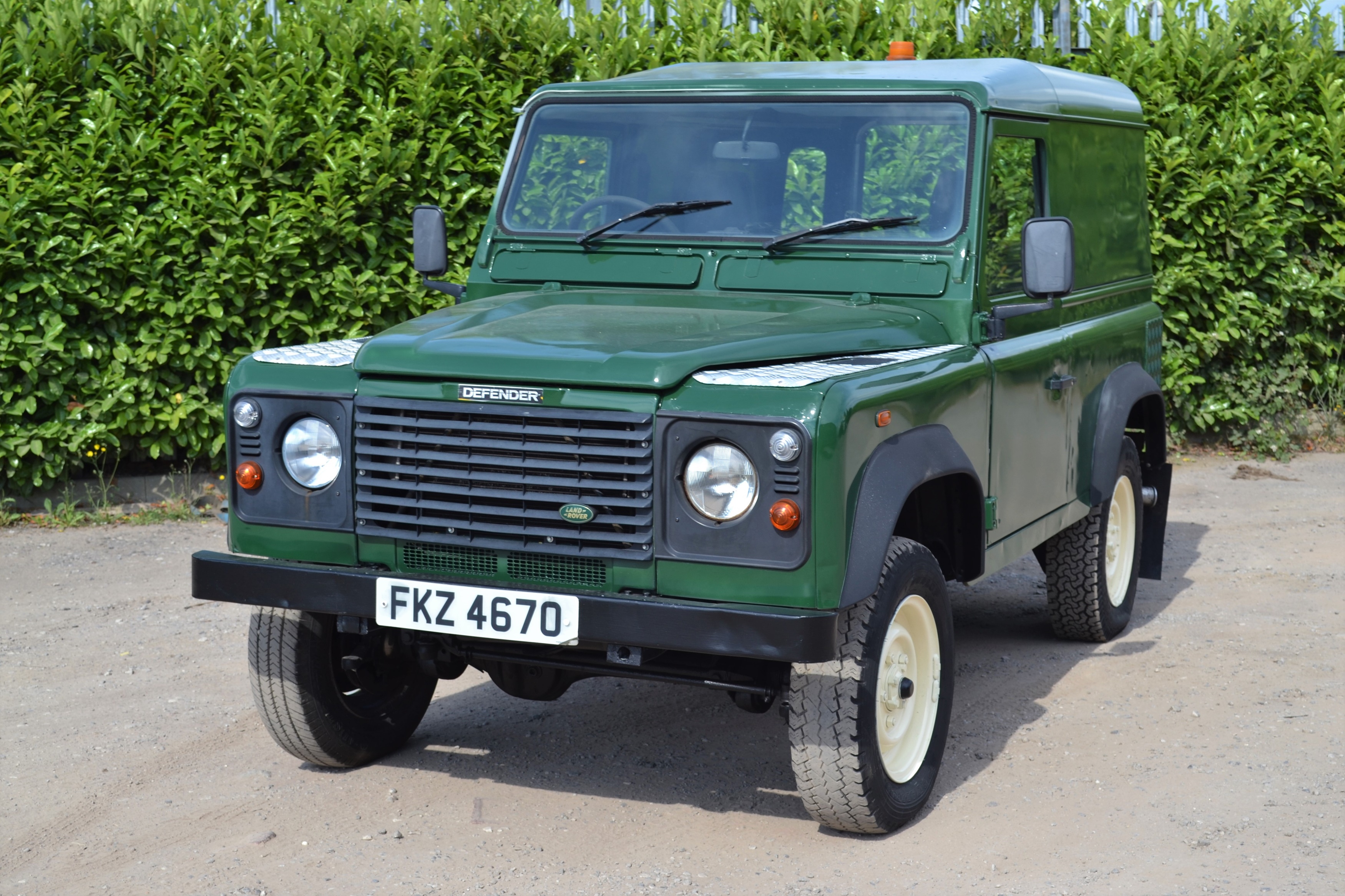 Lot 98 - 2001 Land Rover Defender 90 TD5
