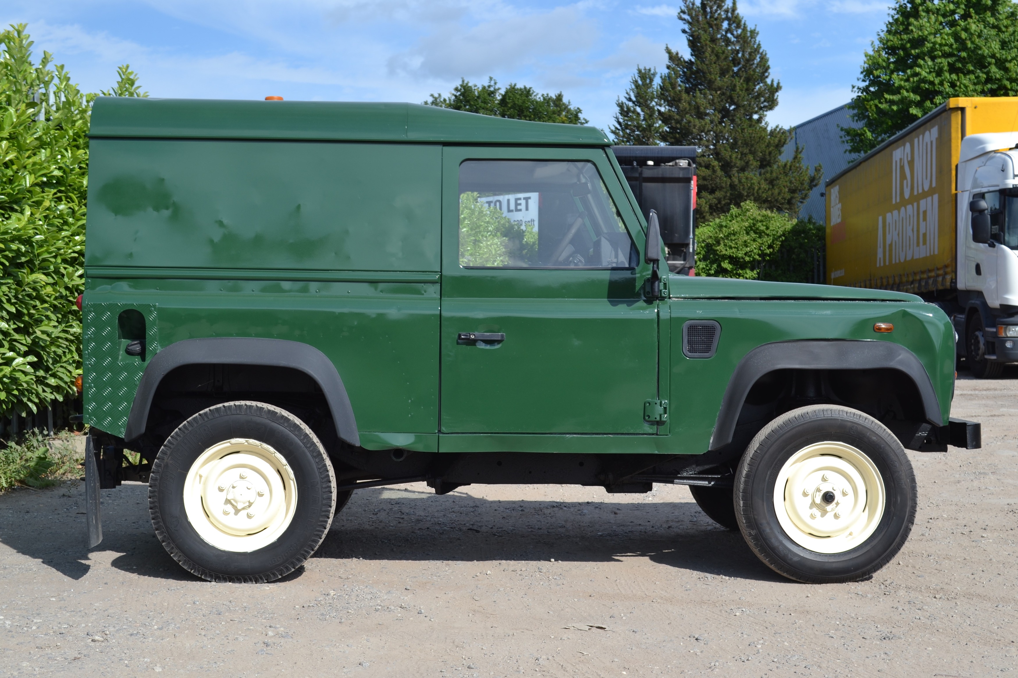 Lot 98 - 2001 Land Rover Defender 90 TD5