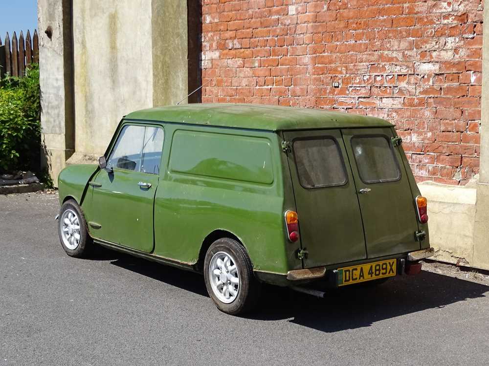 Lot 19 - 1981 Austin Morris Mini 95 Van