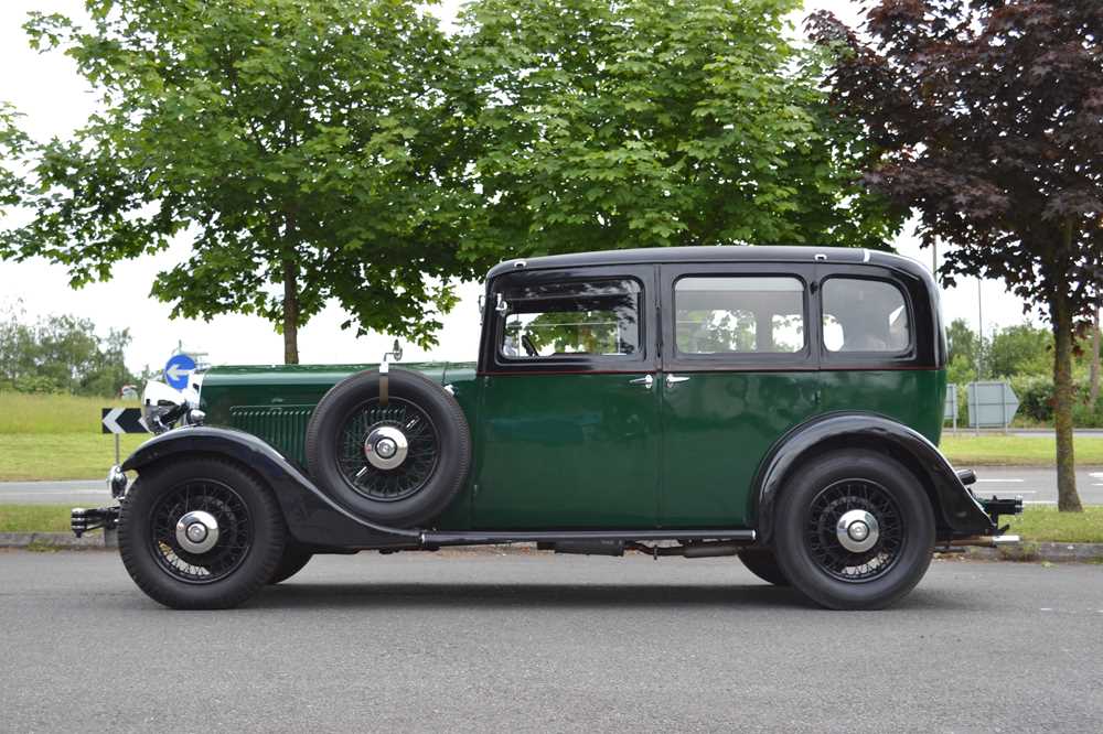 Lot 11 - 1935 Morris Oxford Sixteen Saloon
