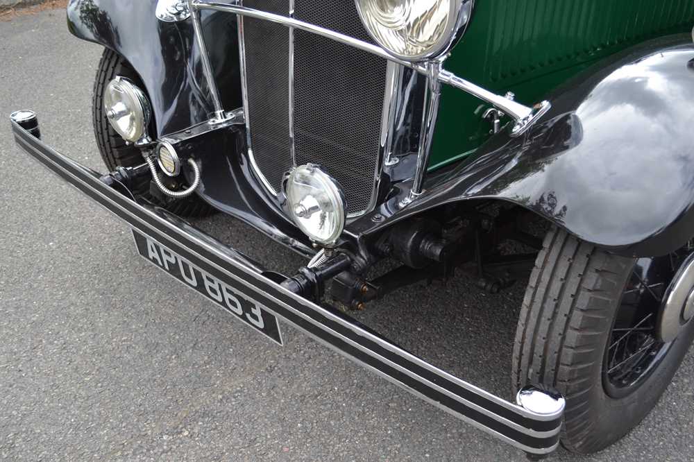 Lot 11 - 1935 Morris Oxford Sixteen Saloon