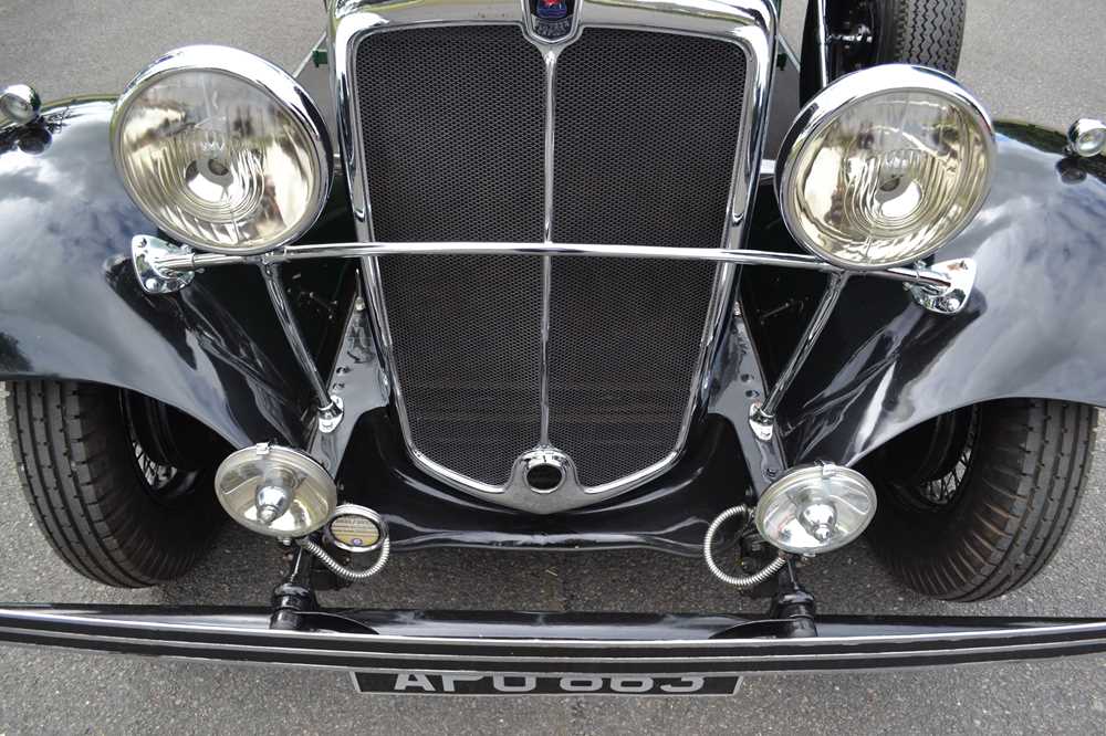 Lot 11 - 1935 Morris Oxford Sixteen Saloon