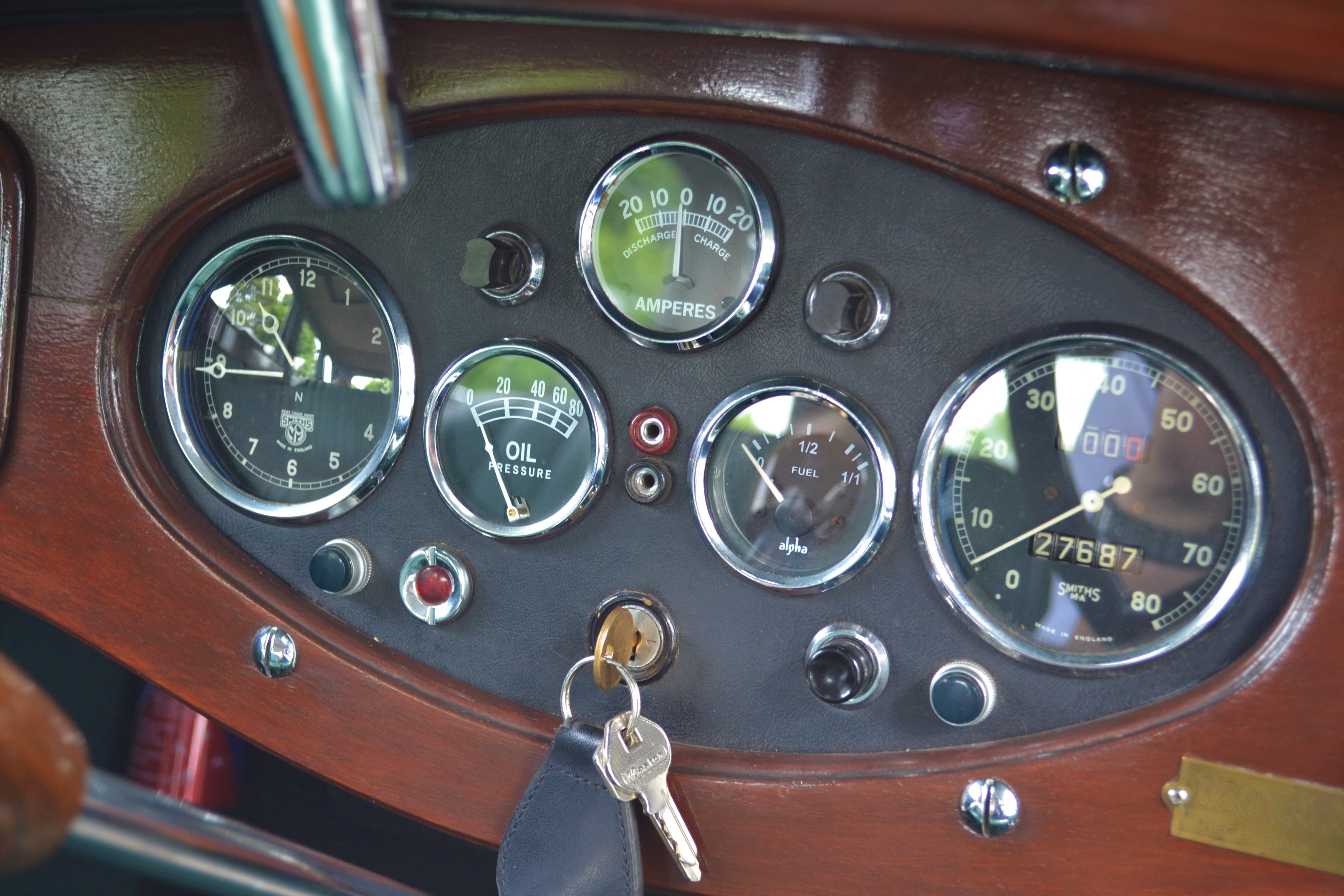 Lot 11 - 1935 Morris Oxford Sixteen Saloon