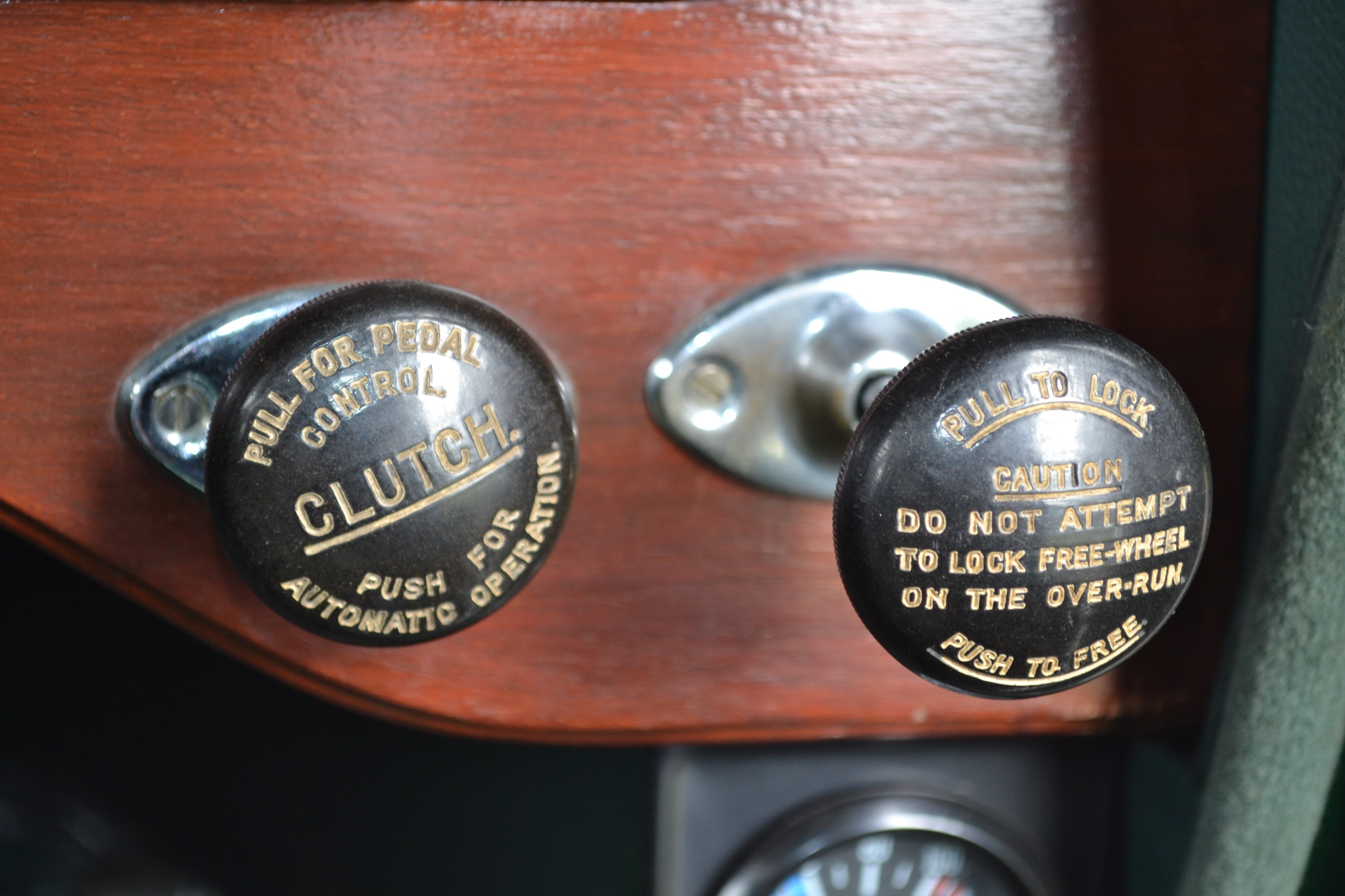 Lot 11 - 1935 Morris Oxford Sixteen Saloon