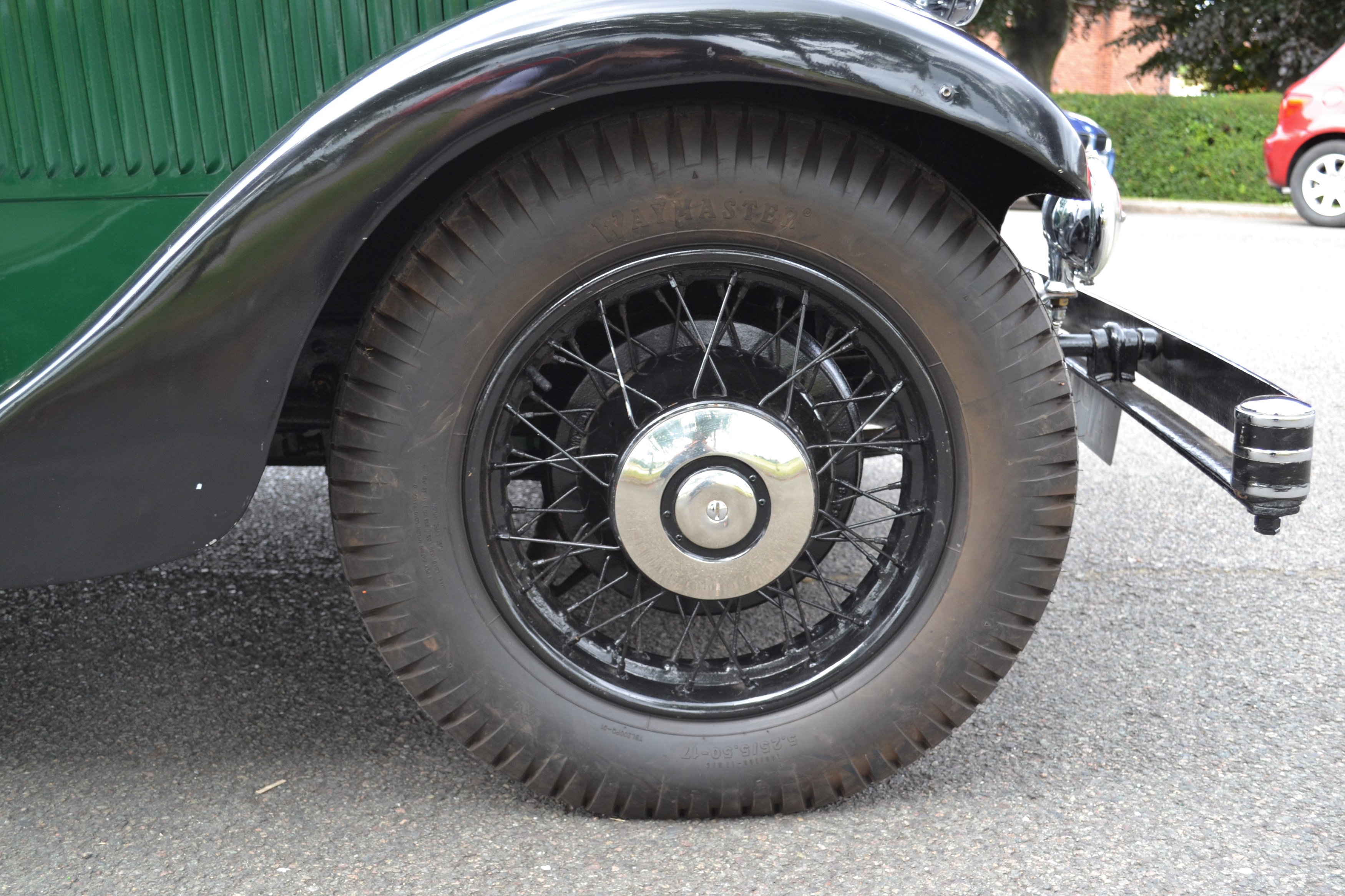 Lot 11 - 1935 Morris Oxford Sixteen Saloon