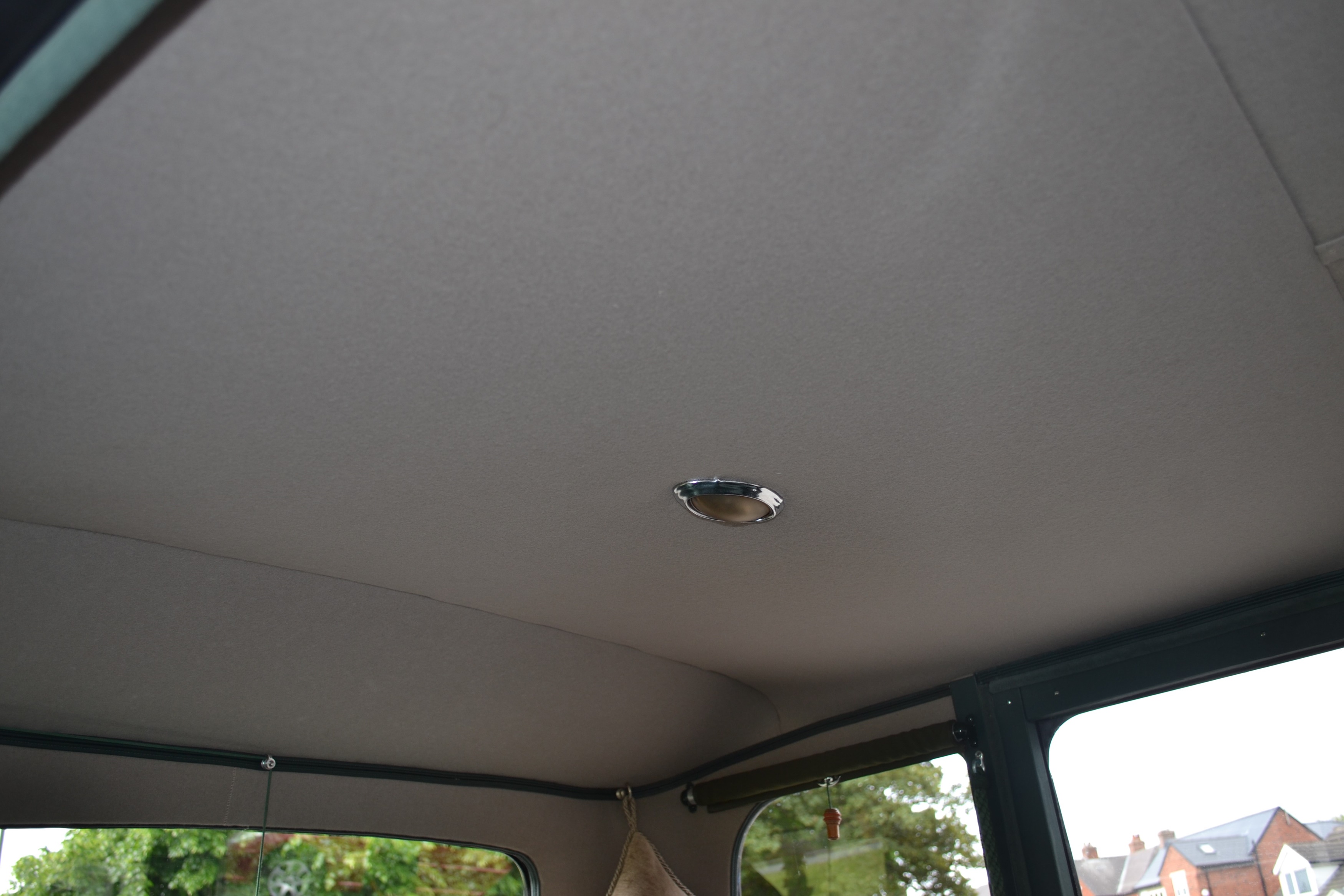 Lot 11 - 1935 Morris Oxford Sixteen Saloon