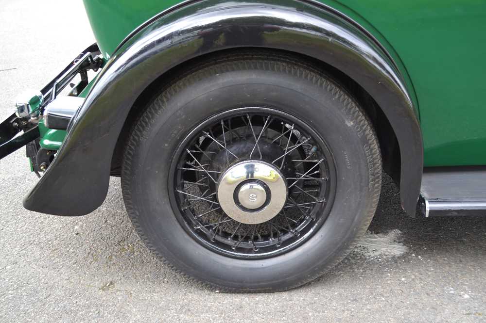 Lot 11 - 1935 Morris Oxford Sixteen Saloon