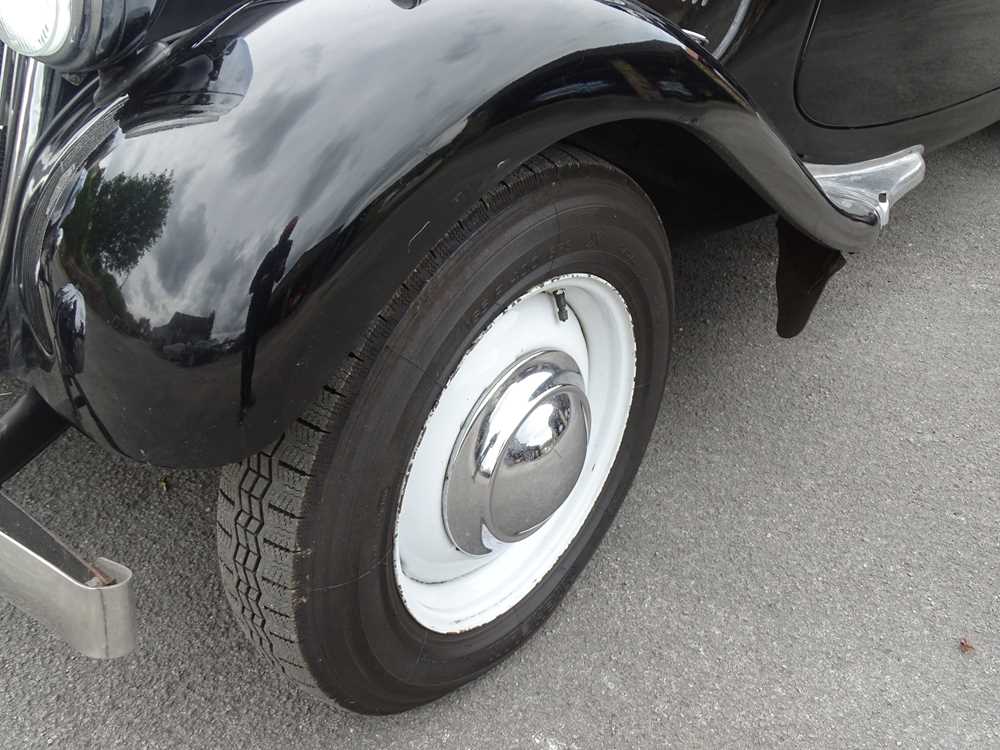 Lot 56 - 1954 Citroen Light 15 Traction Avant