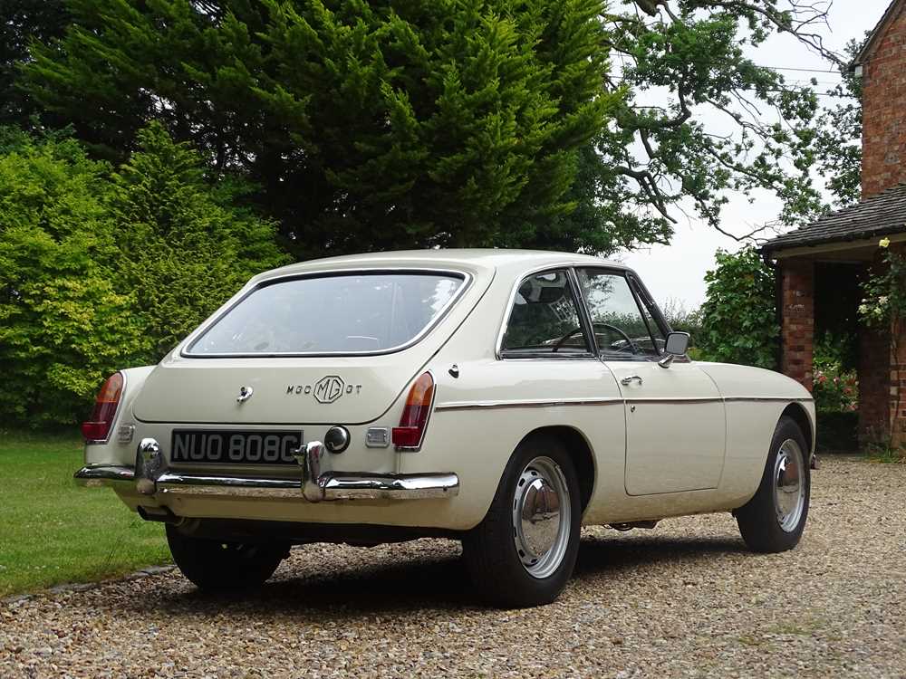 Lot 33 - 1968 MG C GT