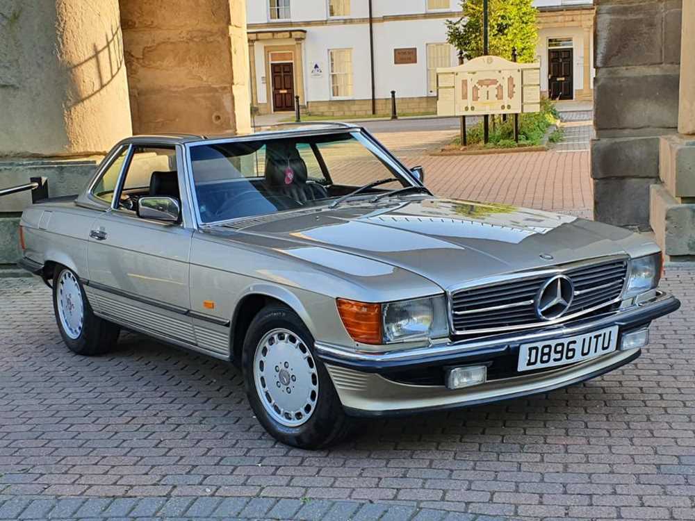 Lot 29 - 1986 Mercedes-Benz 500 SL