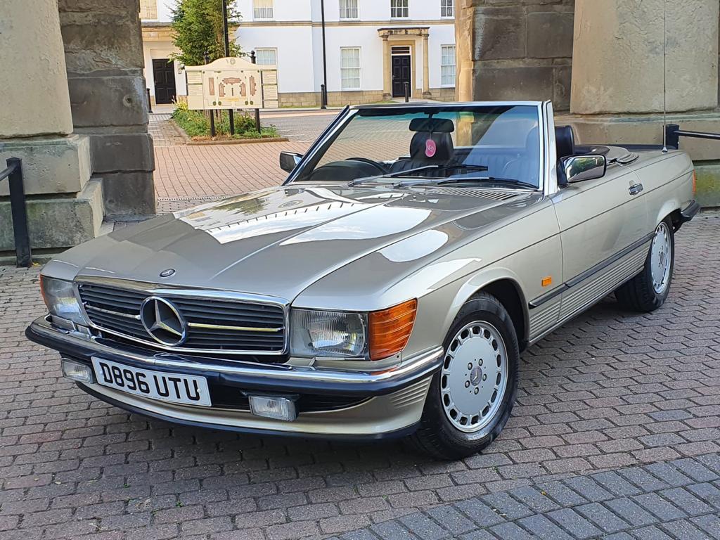 Lot 29 - 1986 Mercedes-Benz 500 SL