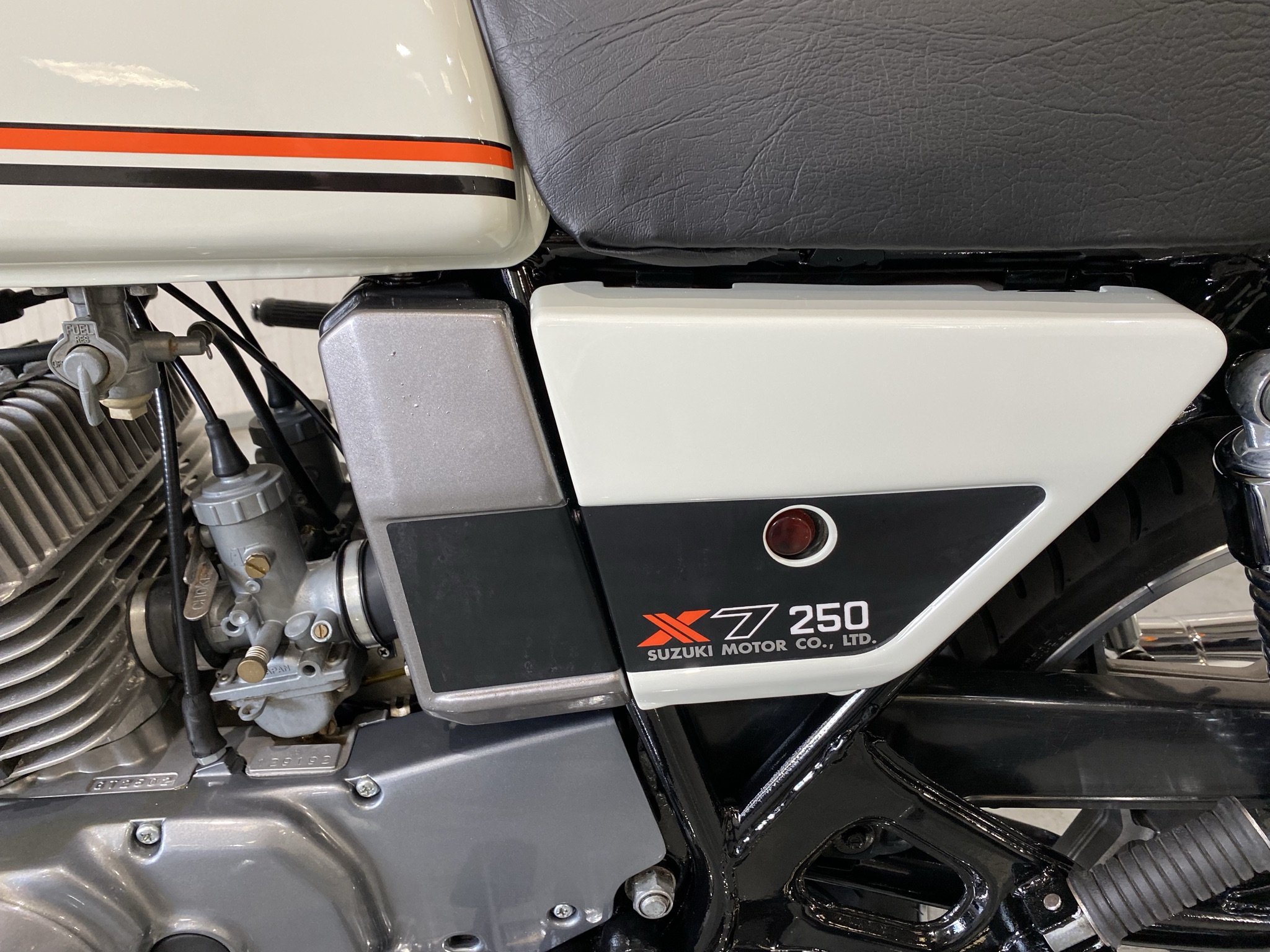 Lot 98 - 1981 Suzuki X7 250