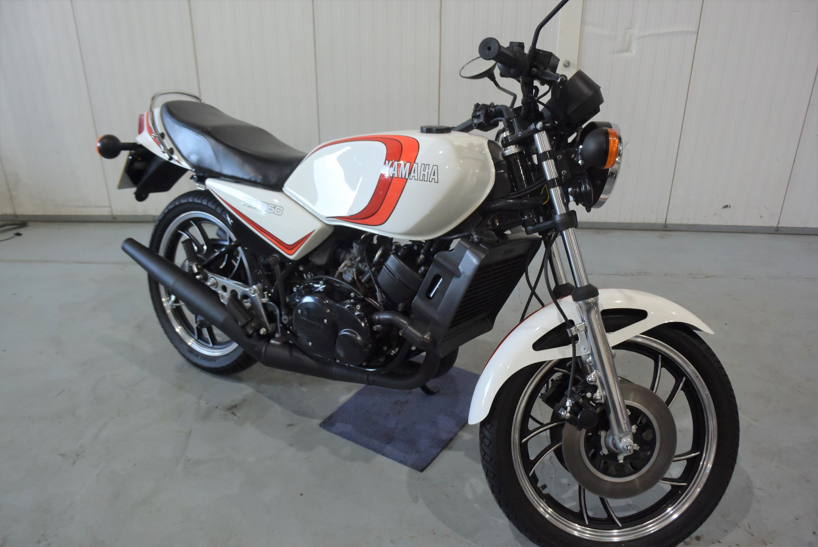 Lot 96 - 1980 Yamaha RD350LC