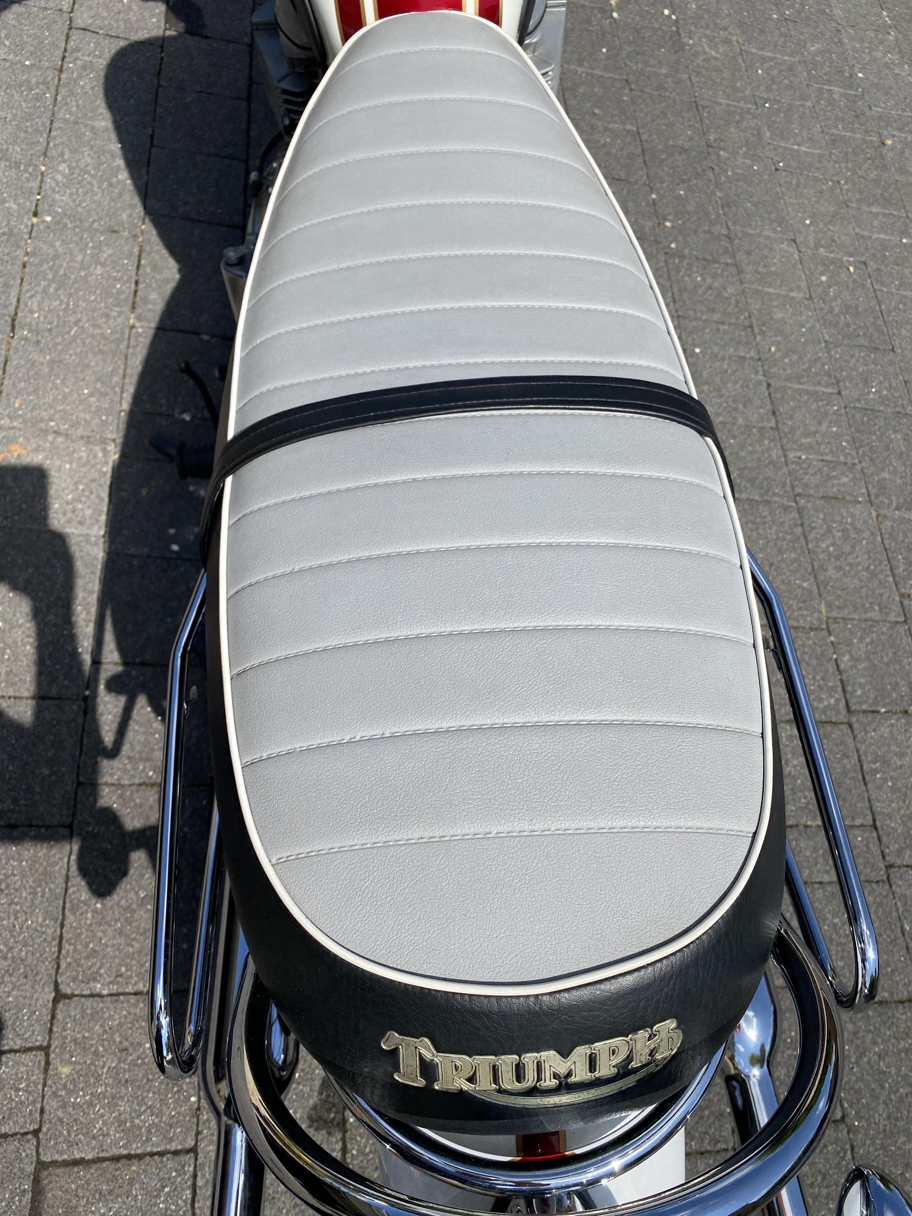 Lot 219 - 2006 Triumph 69 Export Edition