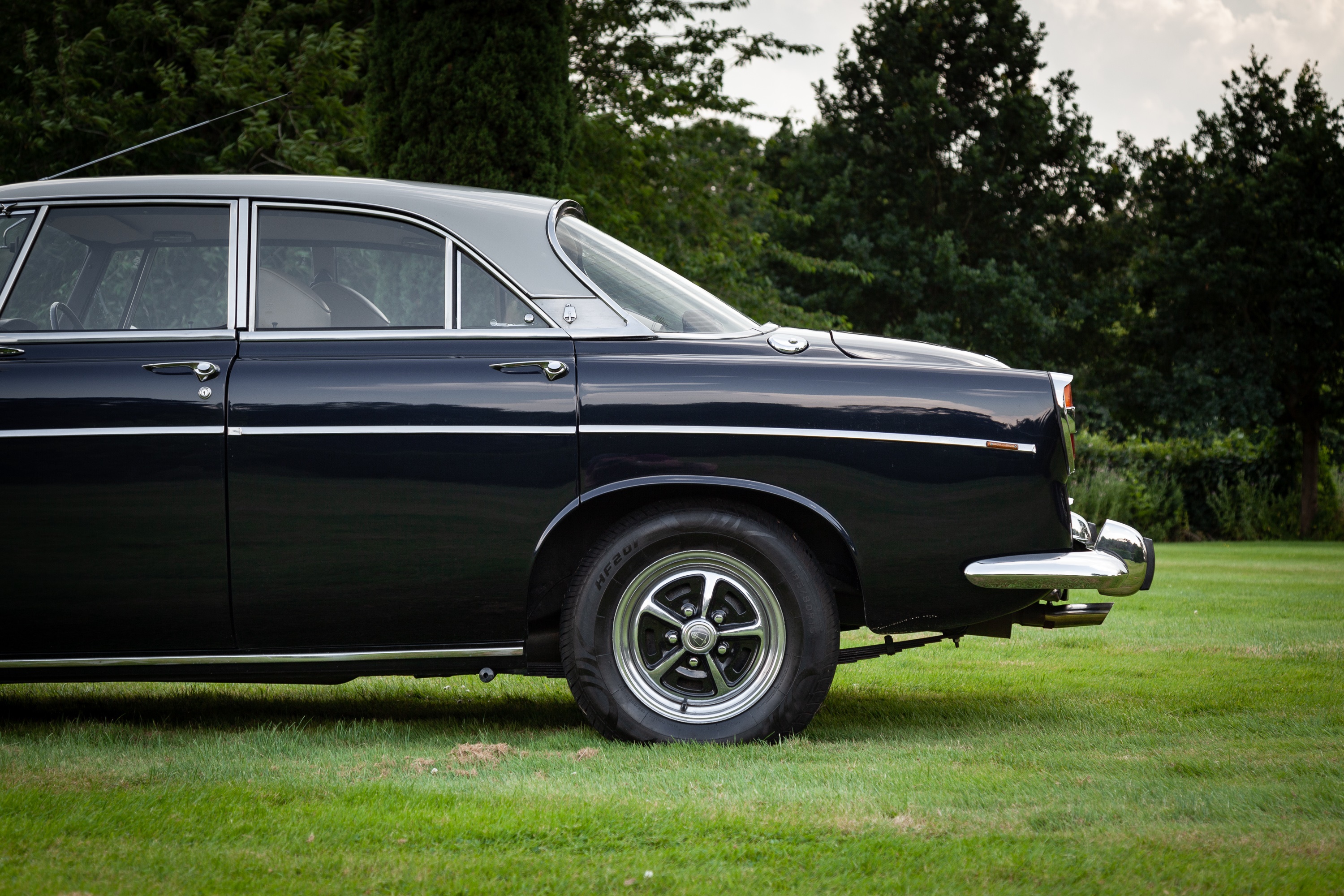 Lot 71 - 1969 Rover P5B Coupe