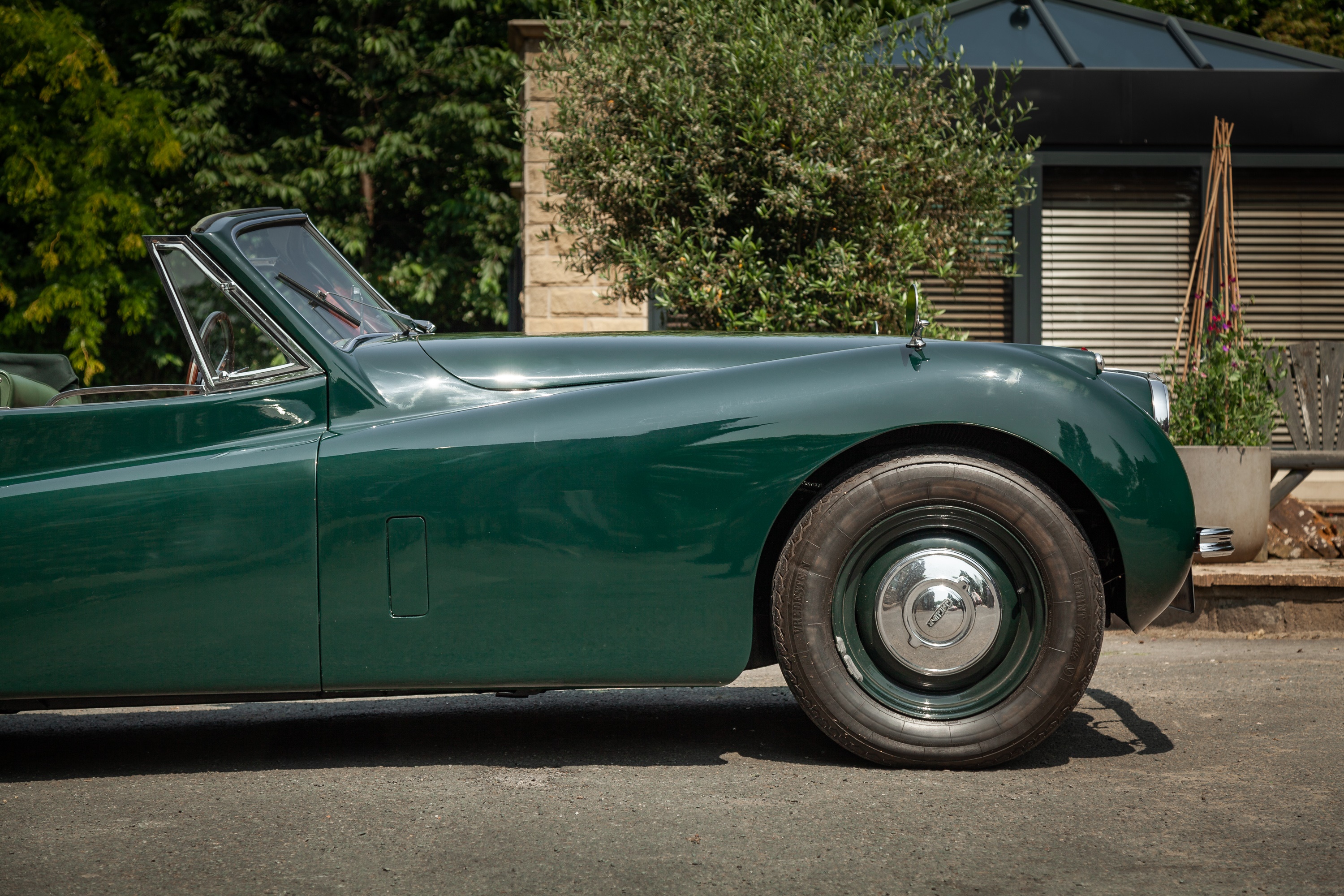 Lot 69 - 1953 Jaguar XK120 Drophead Coupe
