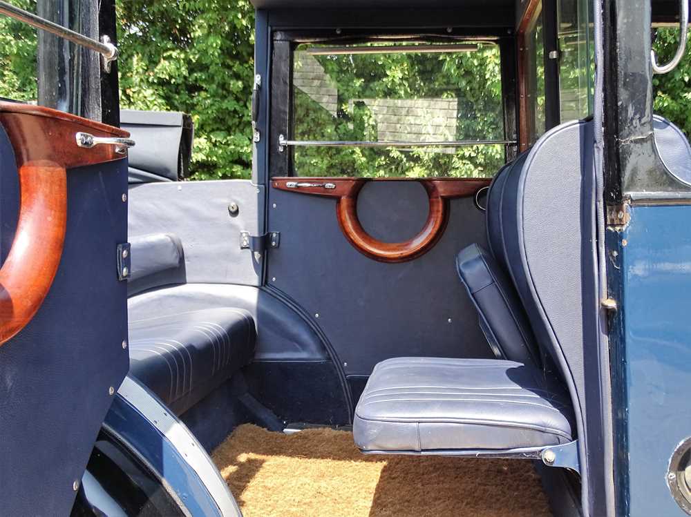 Lot 70 - 1937 Austin 12/4 'Low Loader' Taxi