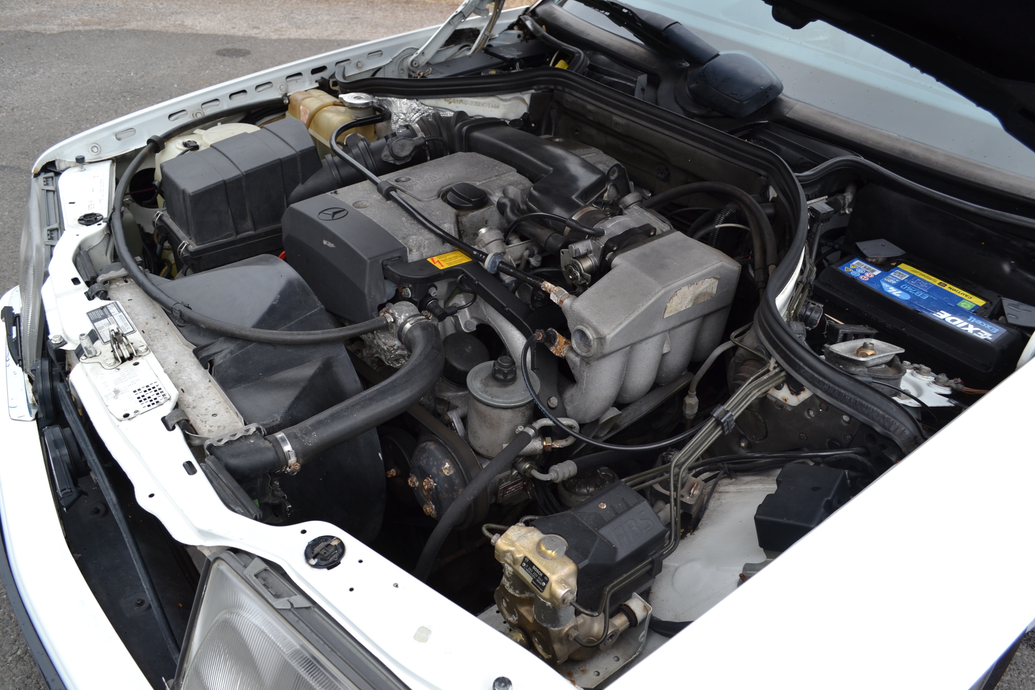 Lot 336 - 1994 Mercedes-Benz E220 Coupe