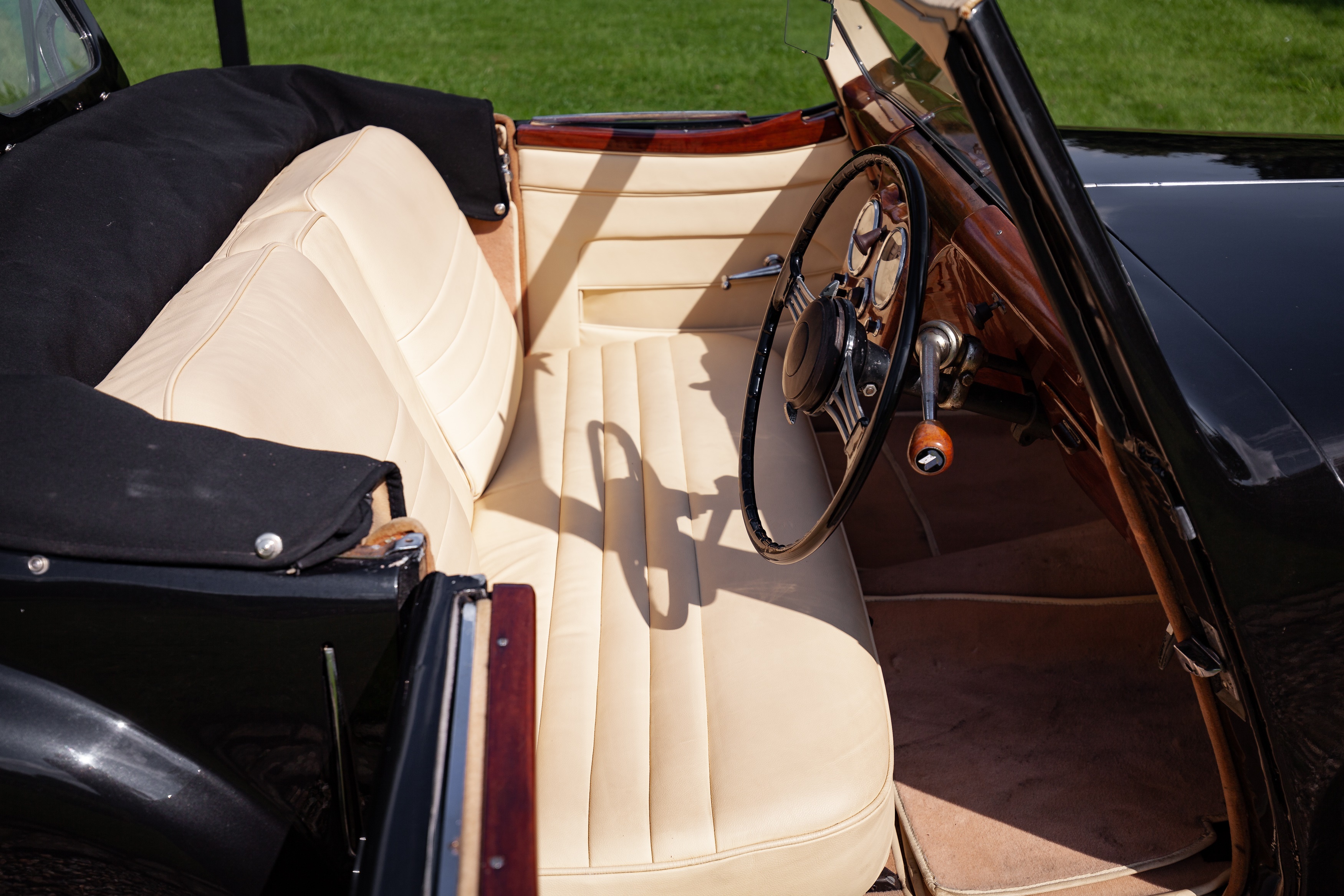 Lot 6 - 1948 Triumph 2000 Roadster