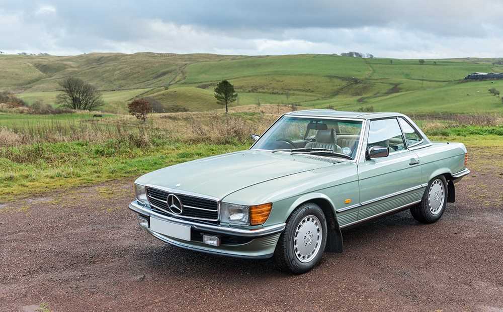 Lot 124 - 1988 Mercedes-Benz 420 SL