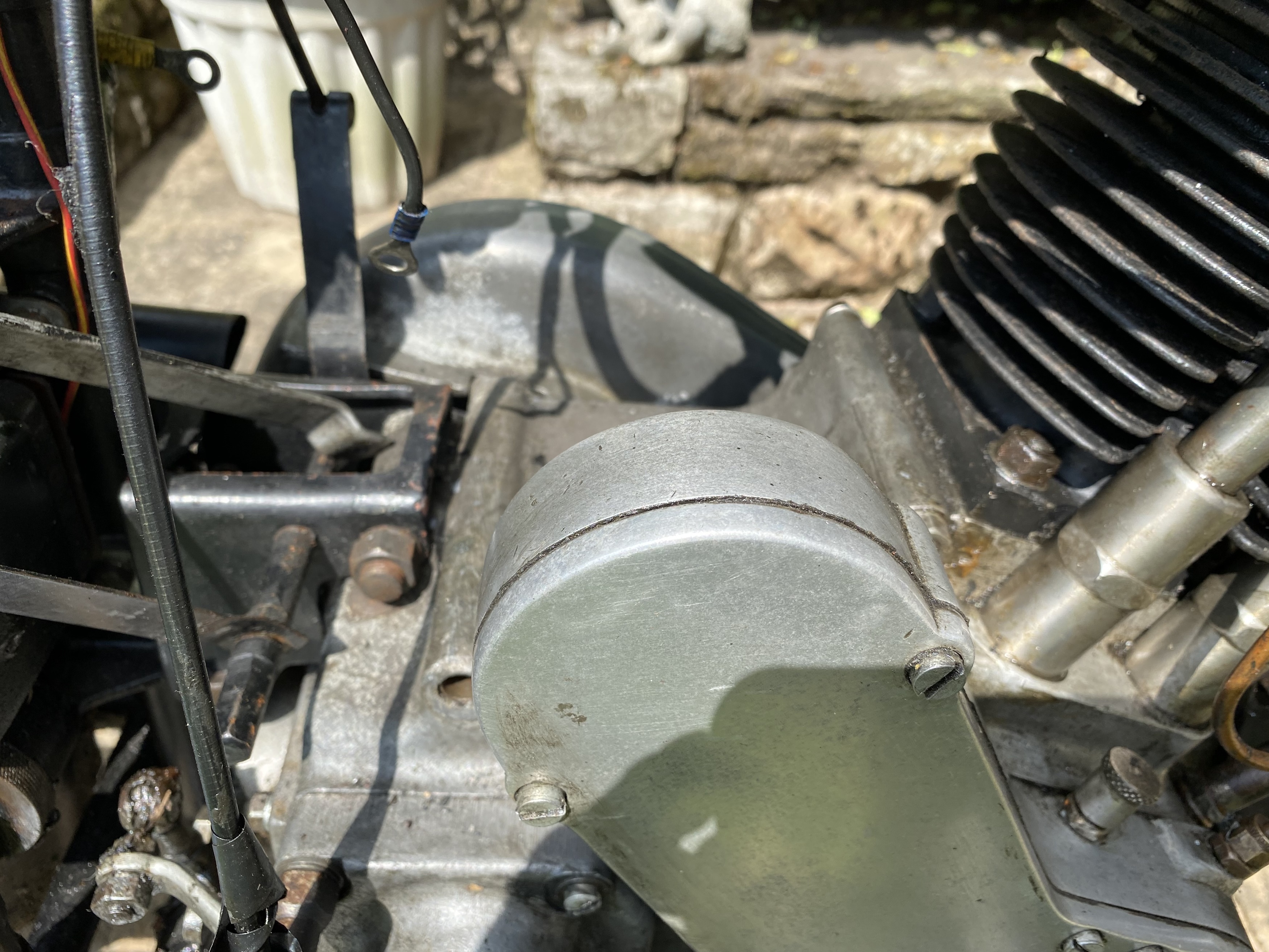 Lot 128 - 1941 New Imperial Model 76 Deluxe