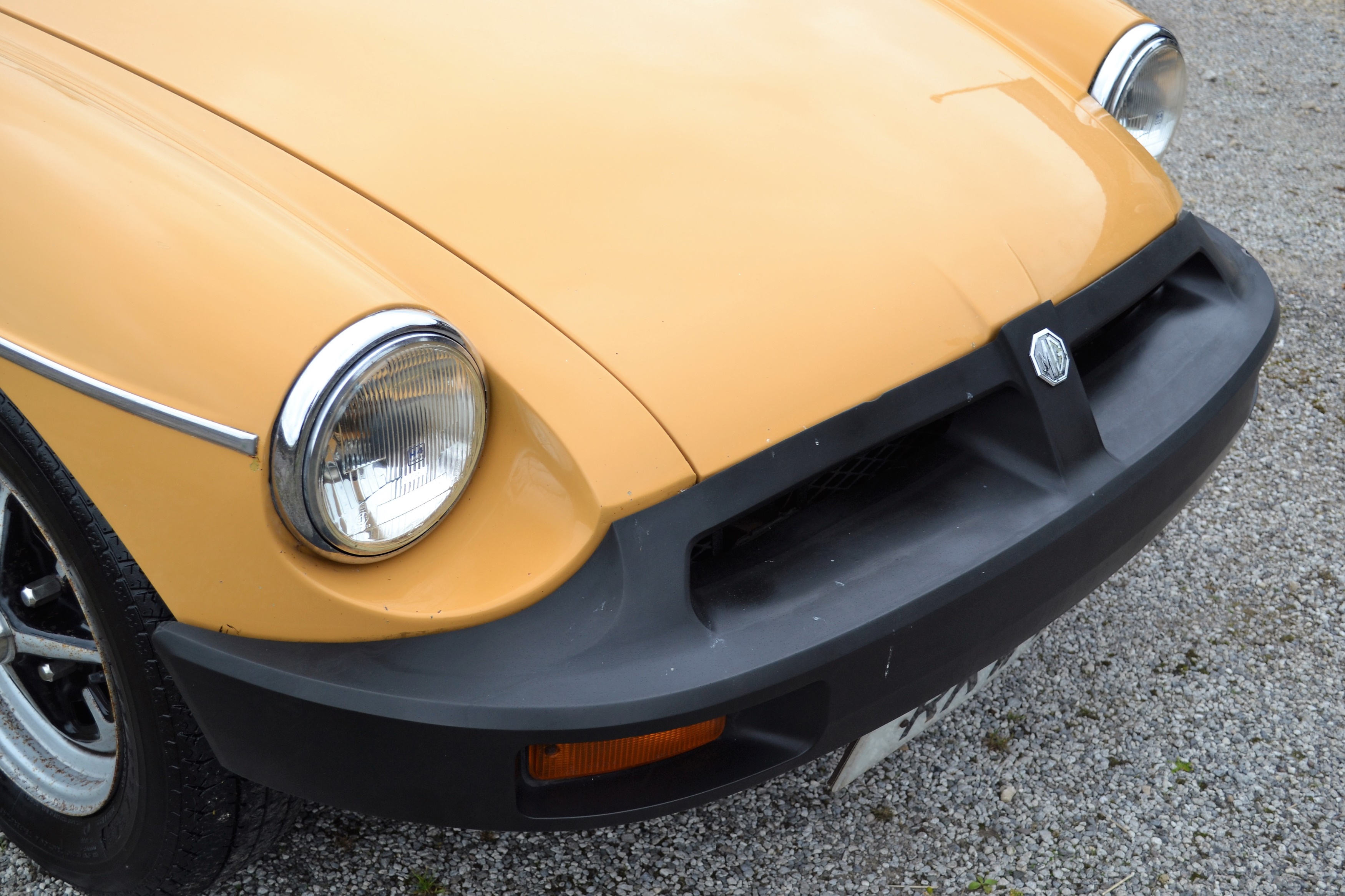 Lot 77 - 1977 MG B Roadster