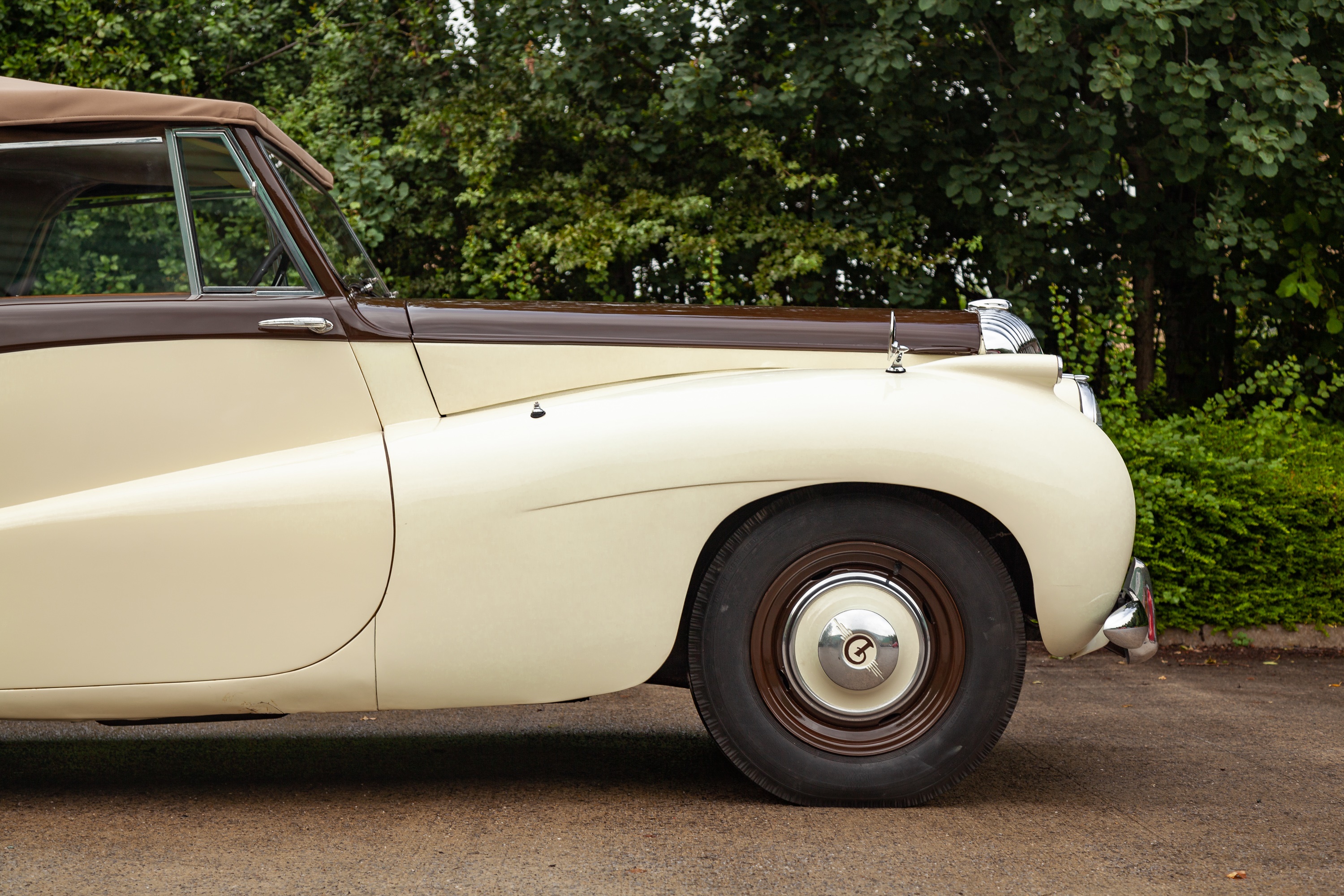 Lot 63 - 1950 Daimler DB18 Barker Special Sports