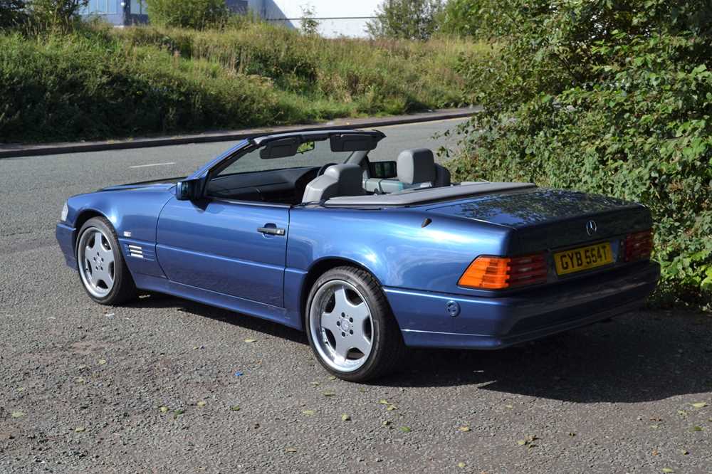 Lot 6 - 1992 Mercedes-Benz SL 300