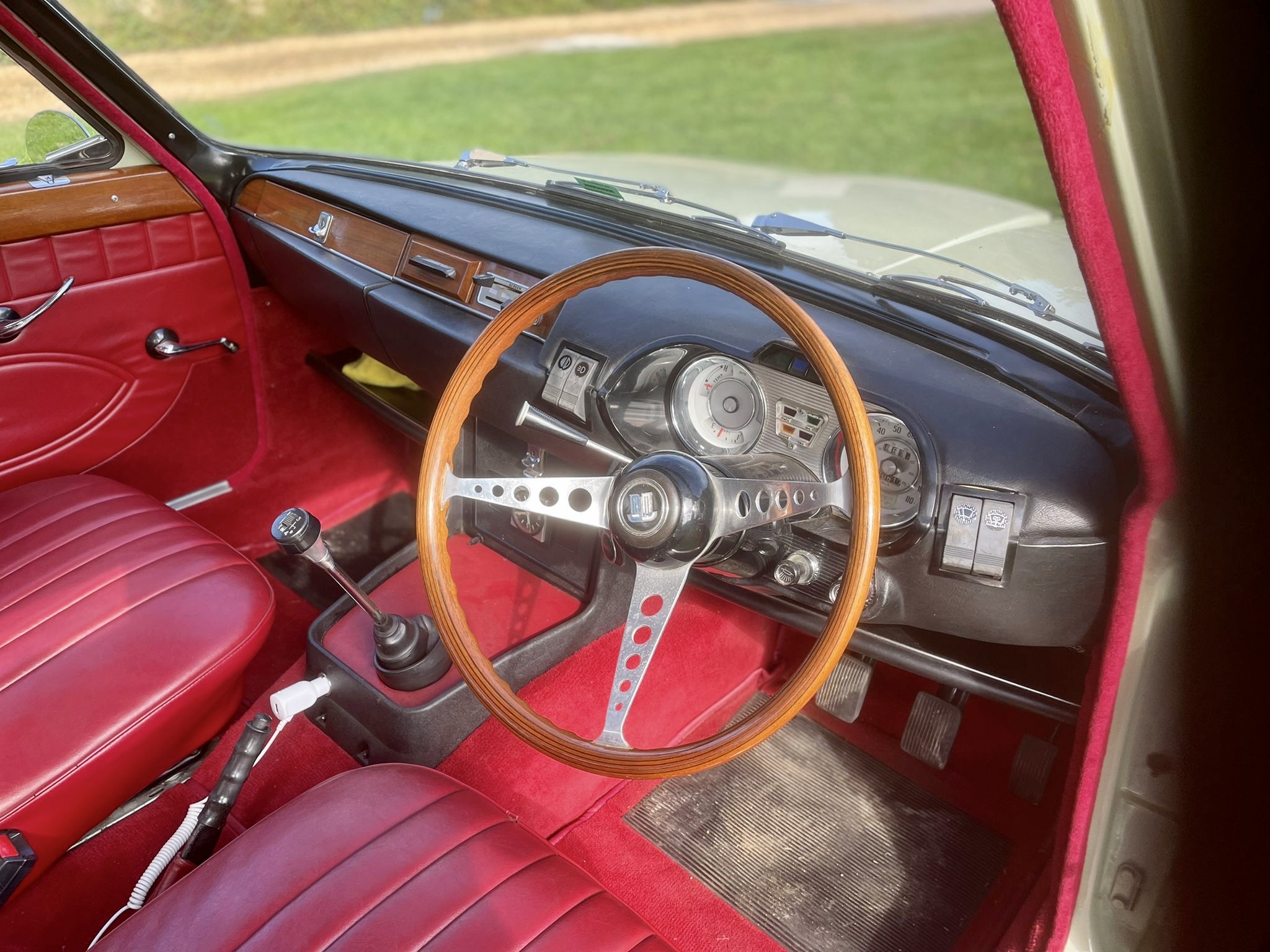 Lot 72 - 1966 Triumph 2000 Saloon