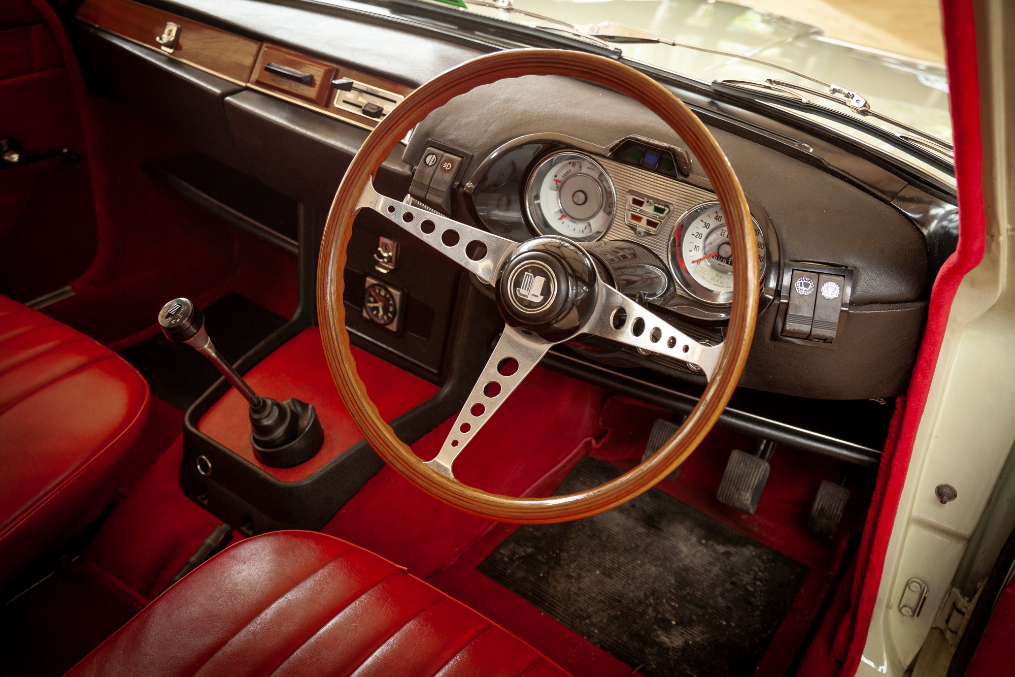 Lot 72 - 1966 Triumph 2000 Saloon
