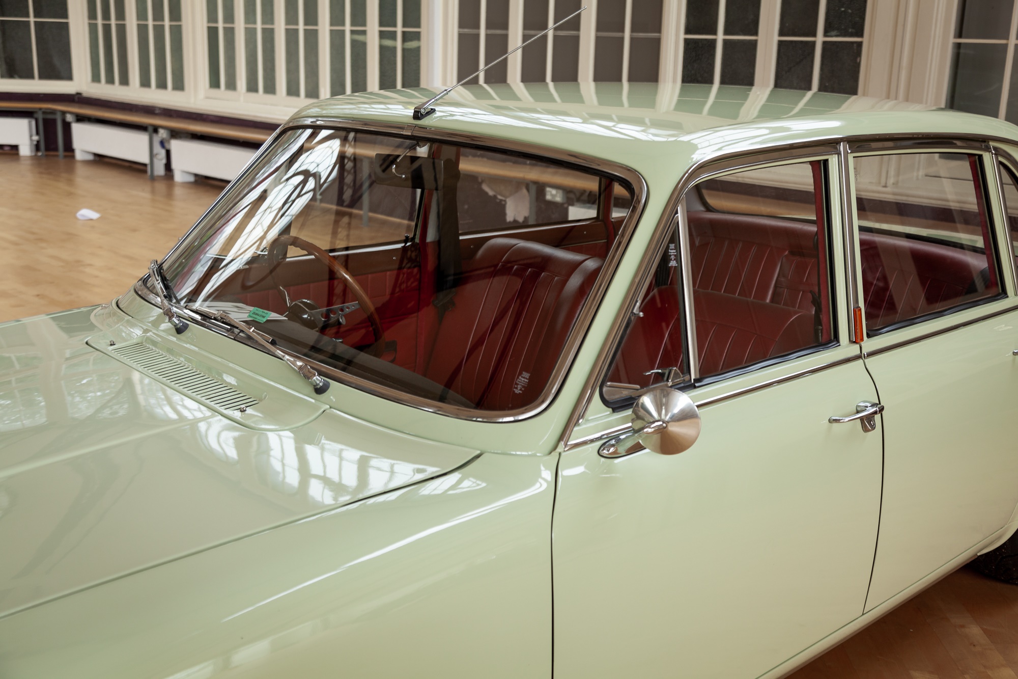 Lot 72 - 1966 Triumph 2000 Saloon