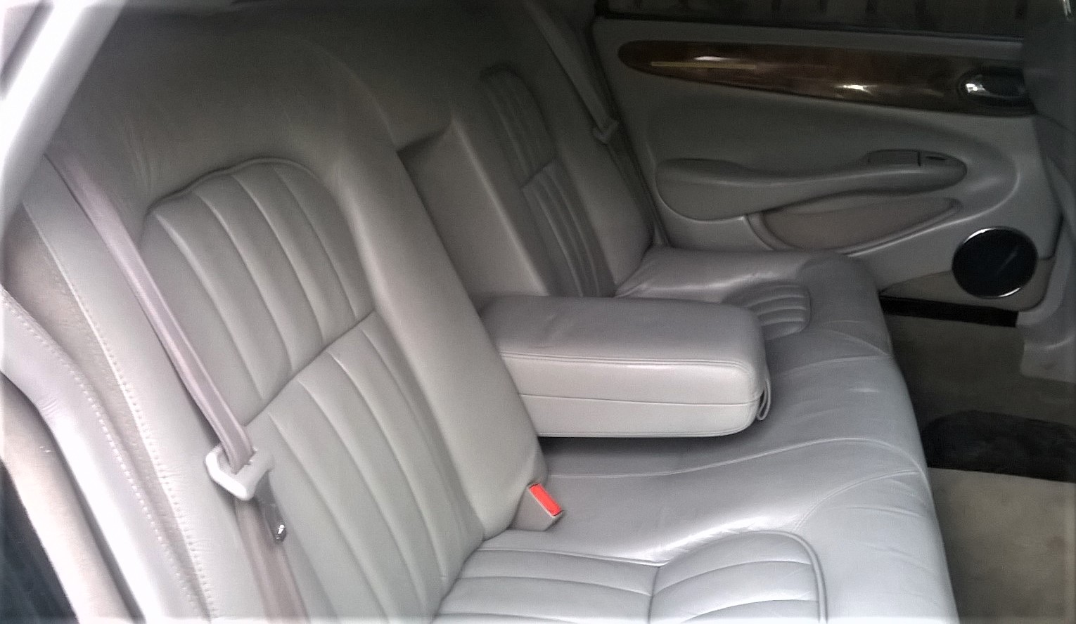 Lot 61 - 2002 Jaguar XJ8 Jankel Armoured