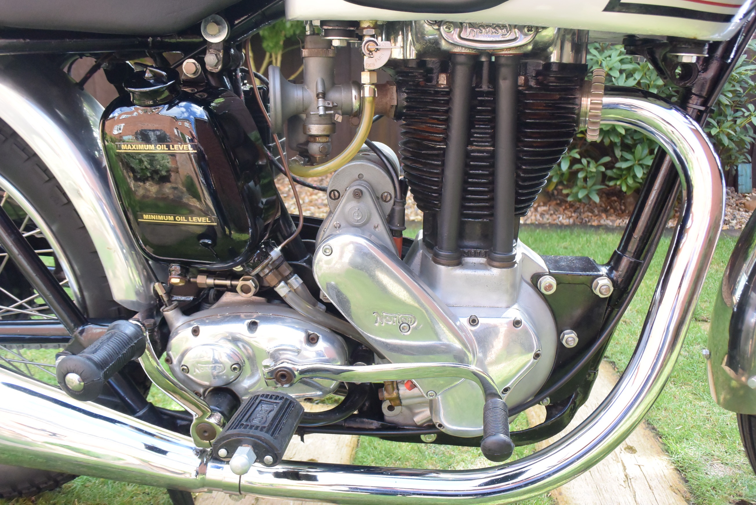 Lot 29 - 1953 Norton ES2