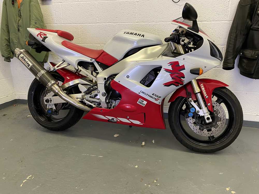 Lot 68 - 1998 Yamaha R1