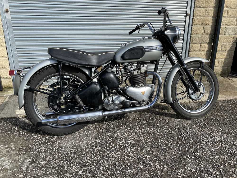 Lot 21 - 1952 Triumph T100