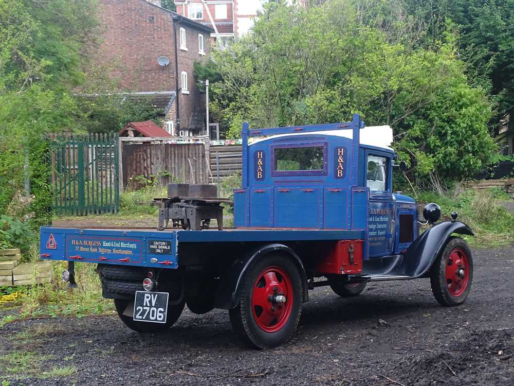 Lot 12 - 1932 Ford AA Truck