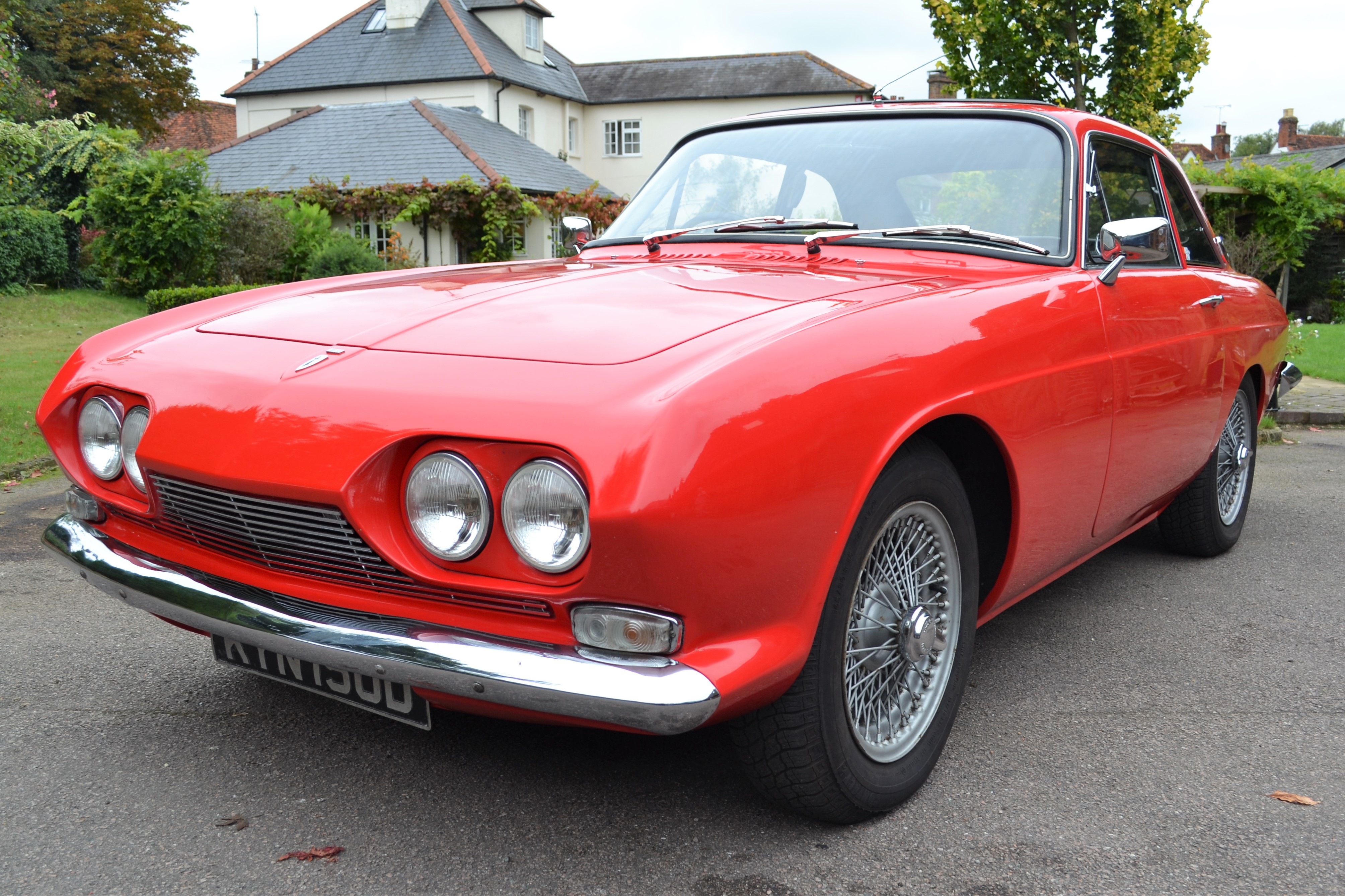 Lot 8 - 1966 Reliant Scimitar GT SE4