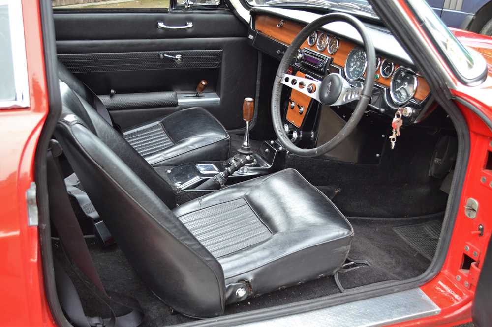 Lot 8 - 1966 Reliant Scimitar GT SE4