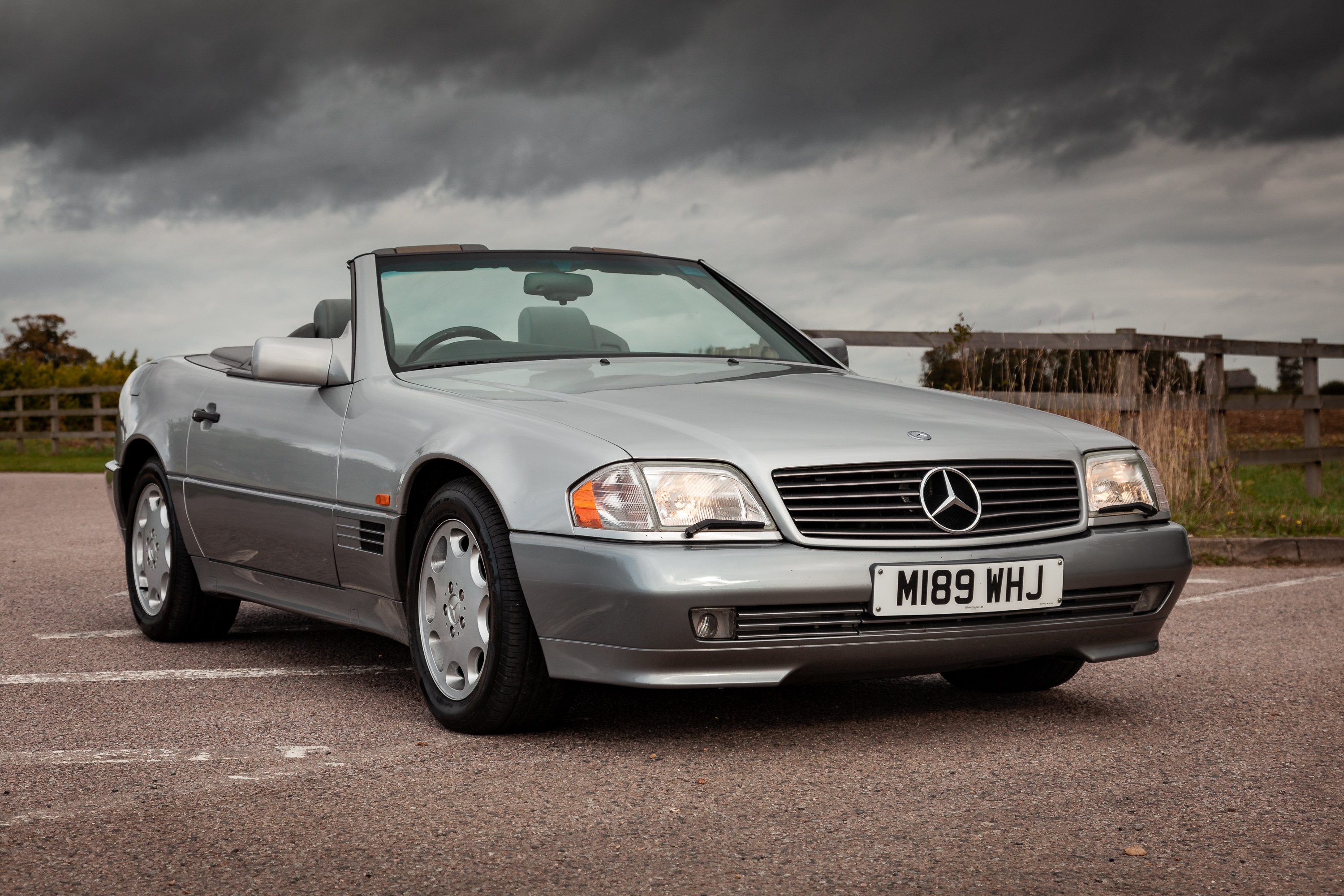 Lot 25 - 1995 Mercedes-Benz SL 500