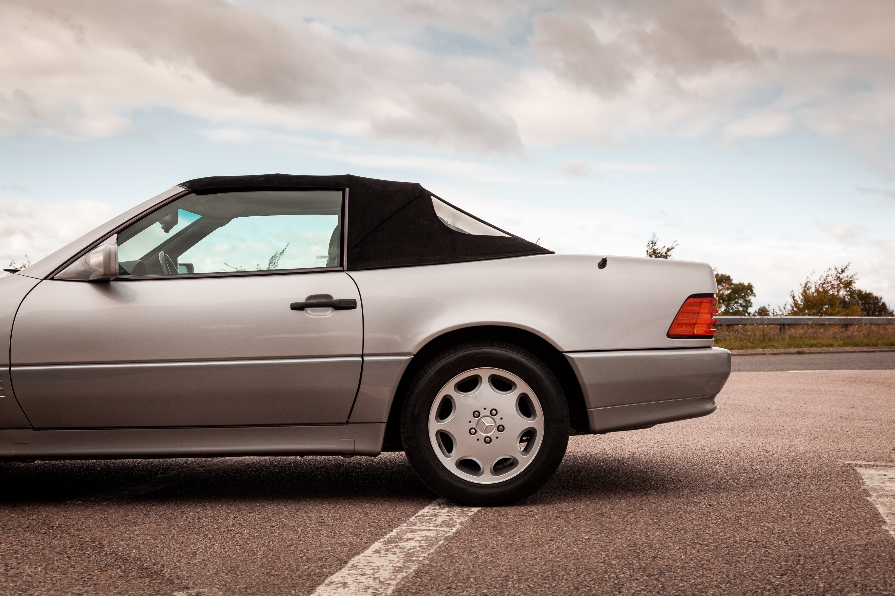 Lot 25 - 1995 Mercedes-Benz SL 500