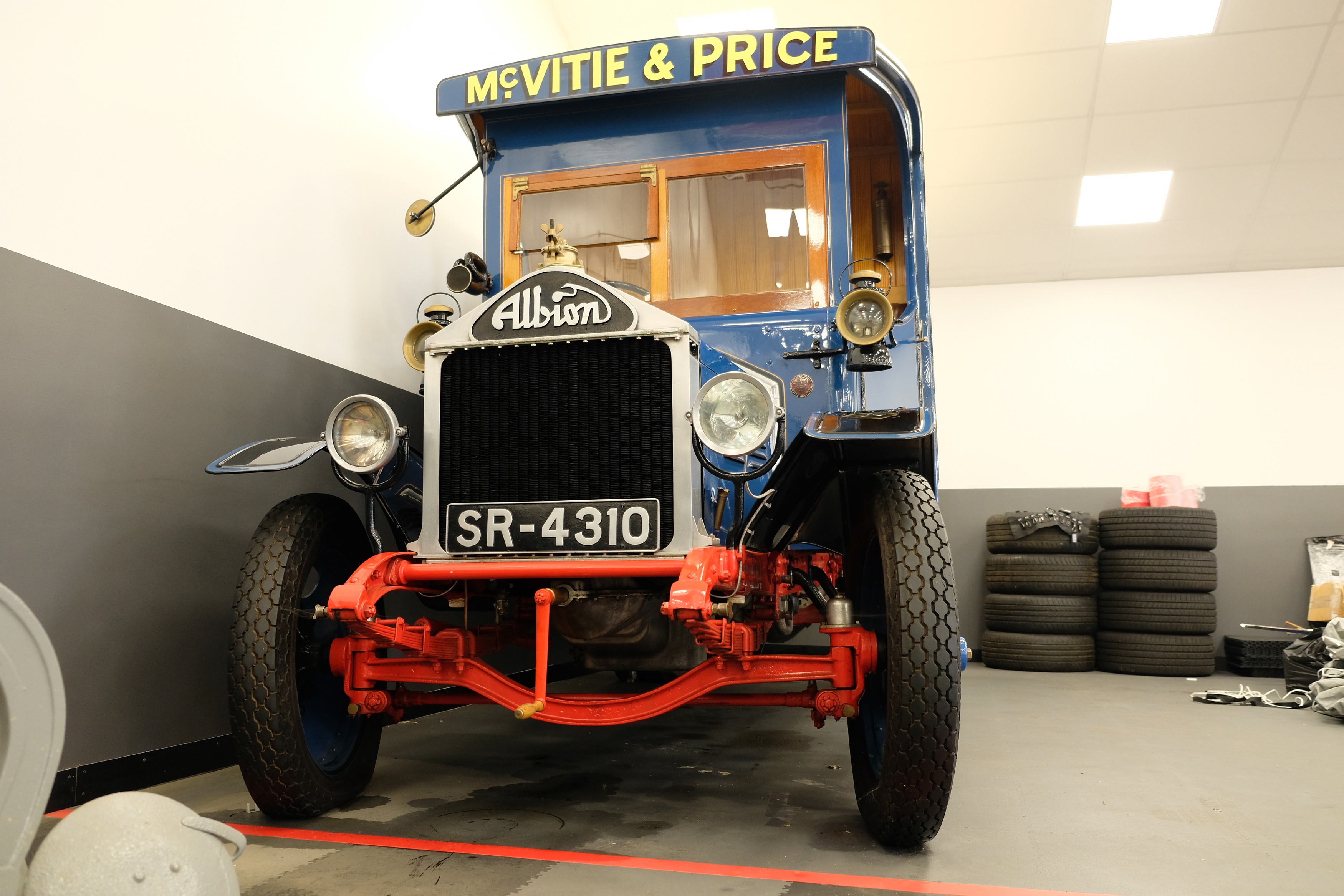 Lot 79 - 1924 Albion Type 24 30CWT Delivery Van